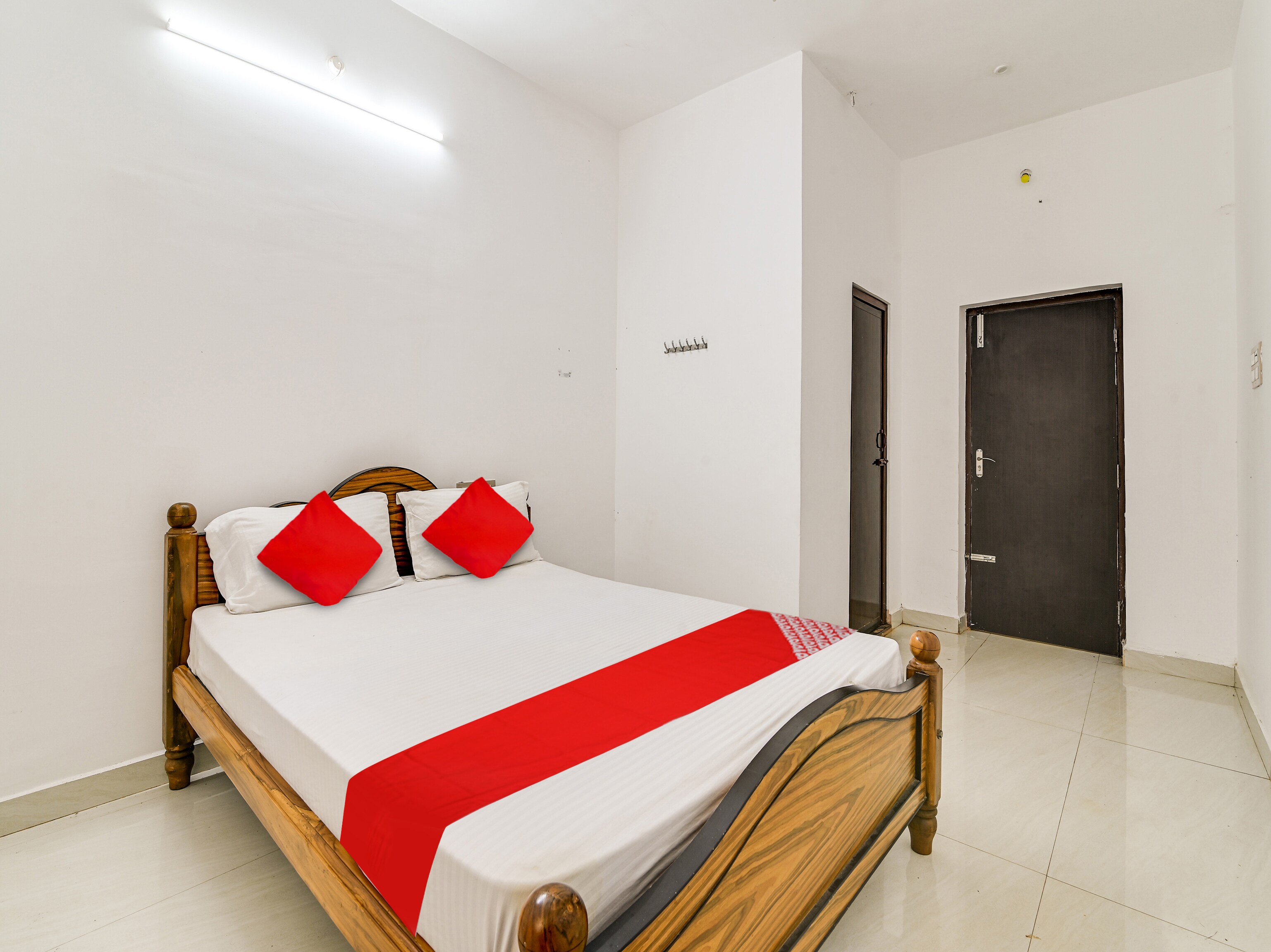 OYO Flagship K V R Residency , Flagship Yelagiri, Book @ ₹1237 - OYO
