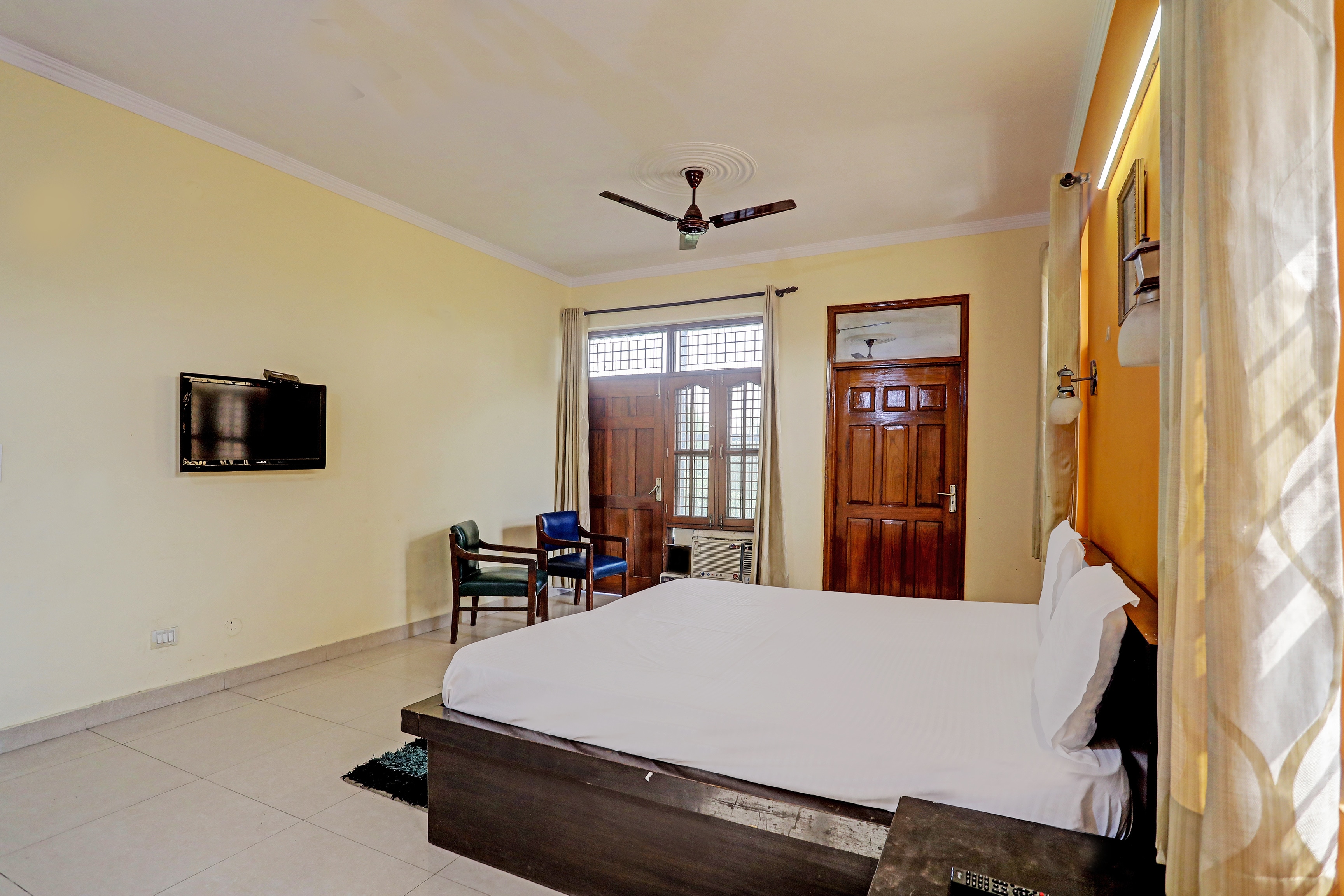 Hotel O Home Ashok Raj Hotel, Home Noida, Book @ ₹1010 - OYO