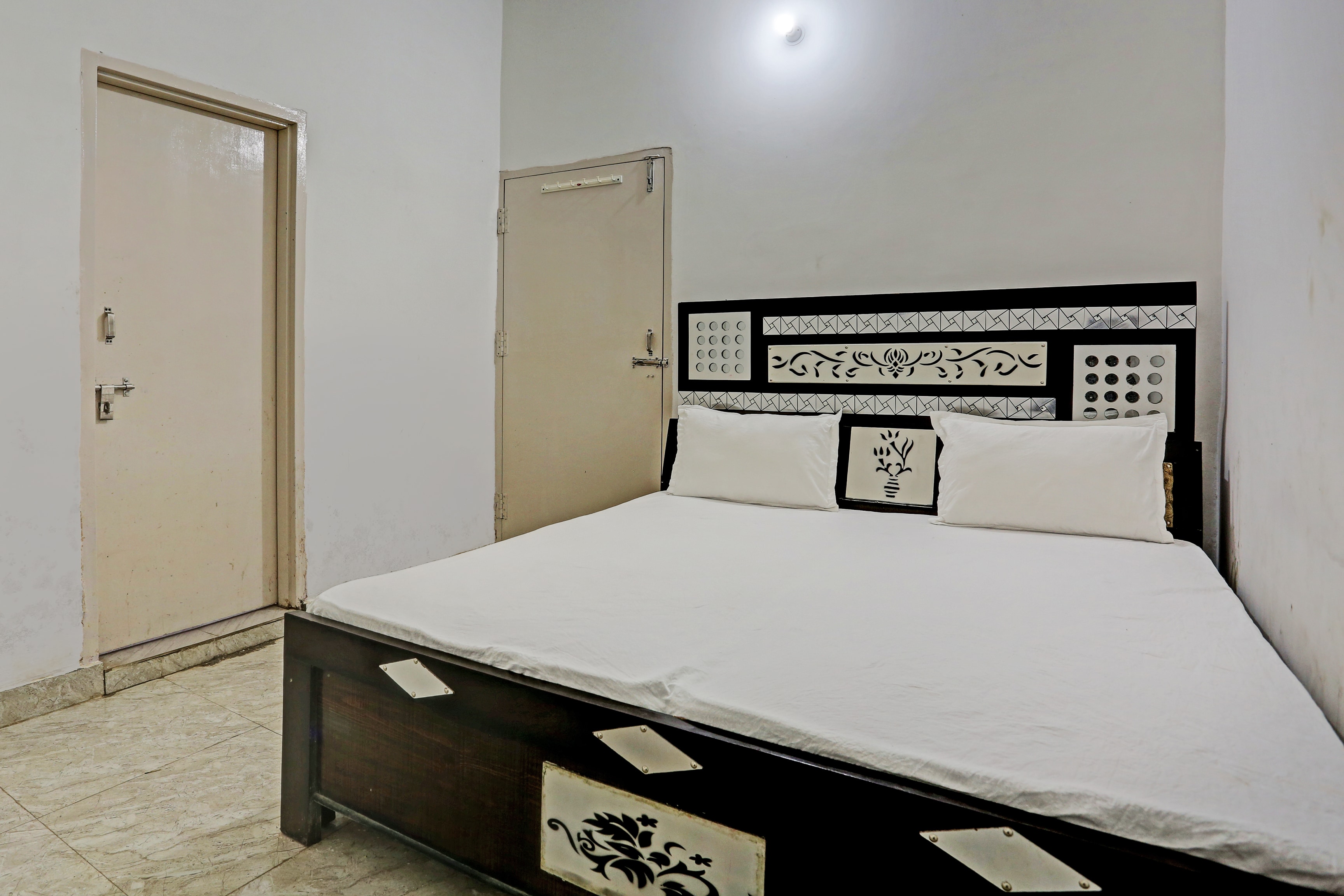 Hotel O Ajay Guest House, OYO Rooms Sonipat, Book @ ₹686 - OYO
