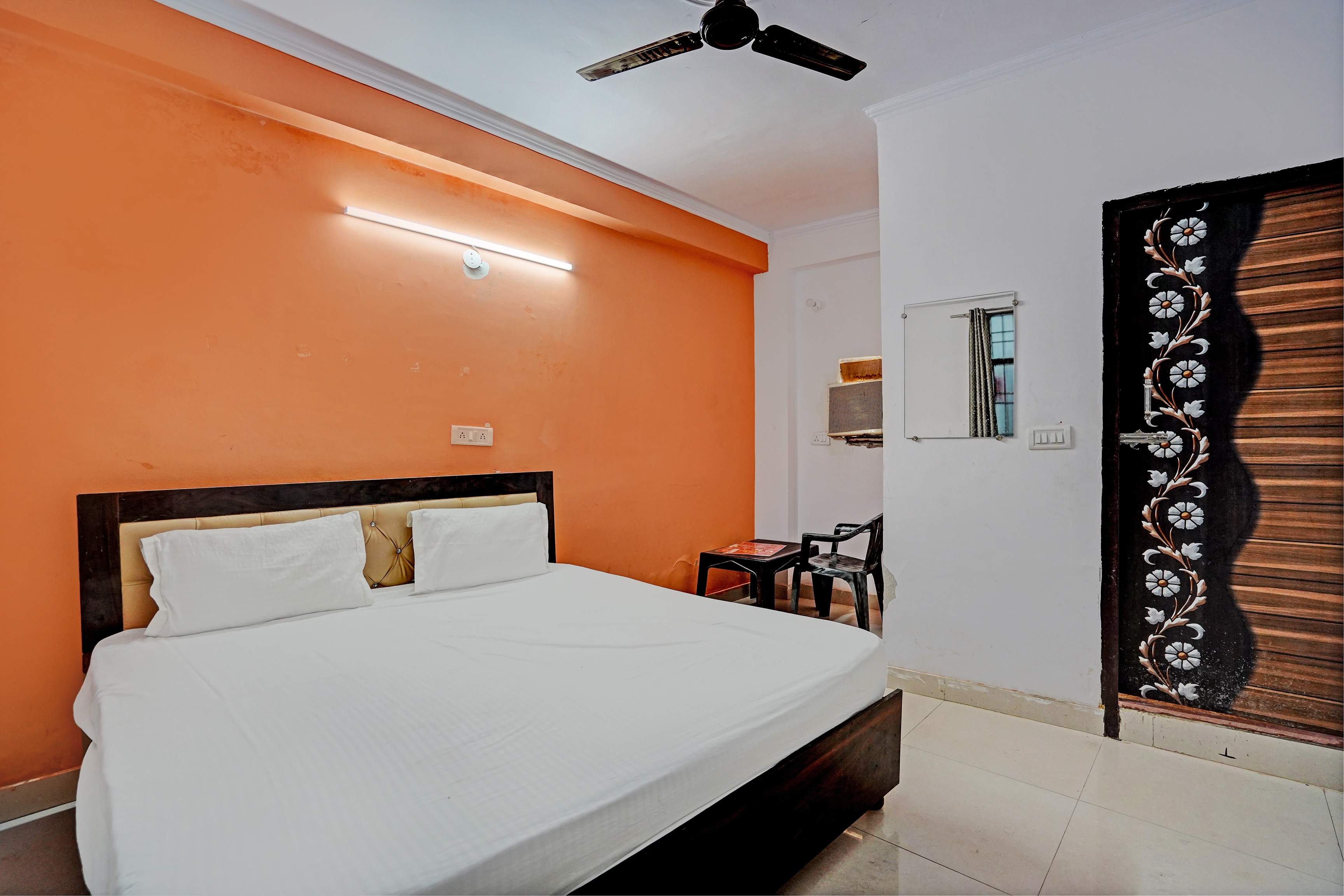 Hotel O Krishna Residency, Flagship Noida, Book @ ₹792 - OYO