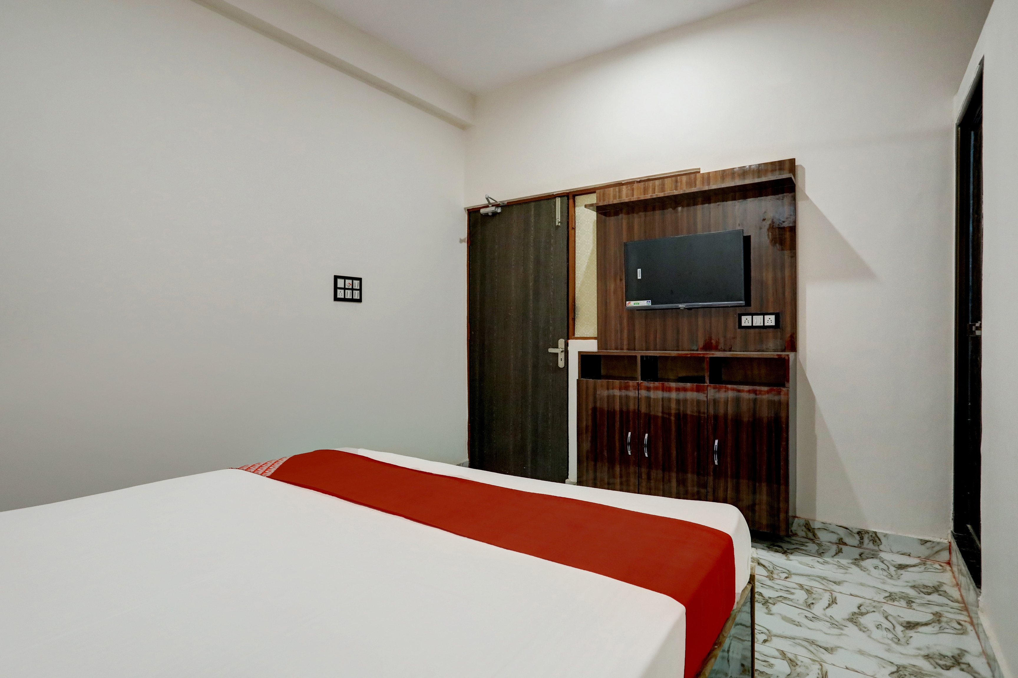 OYO Flagship SS Palace, Flagship Varanasi, Book @ ₹754 - OYO