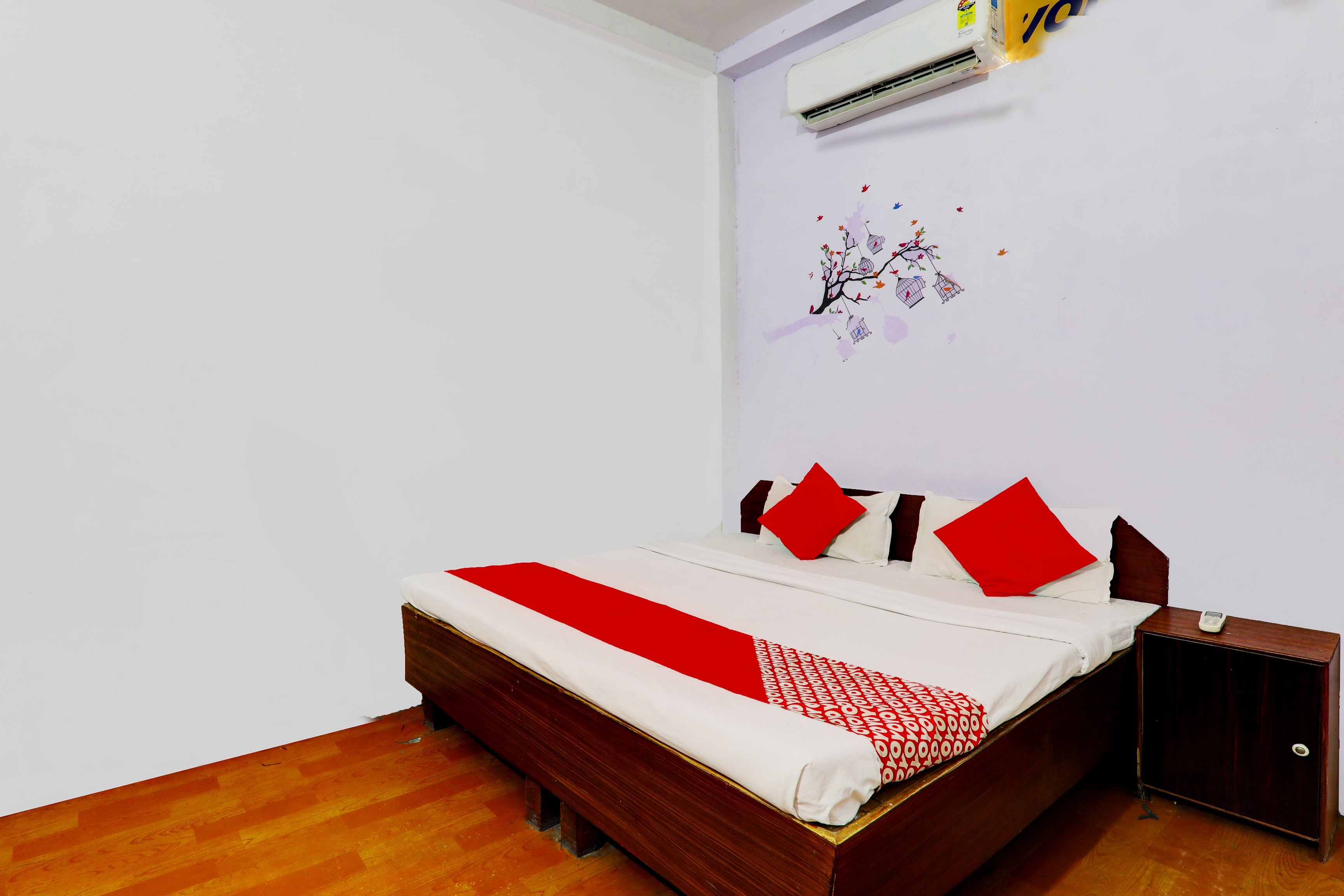 OYO Flagship Treen Inn Guest House, Flagship Varanasi, Book @ ₹1161 - OYO
