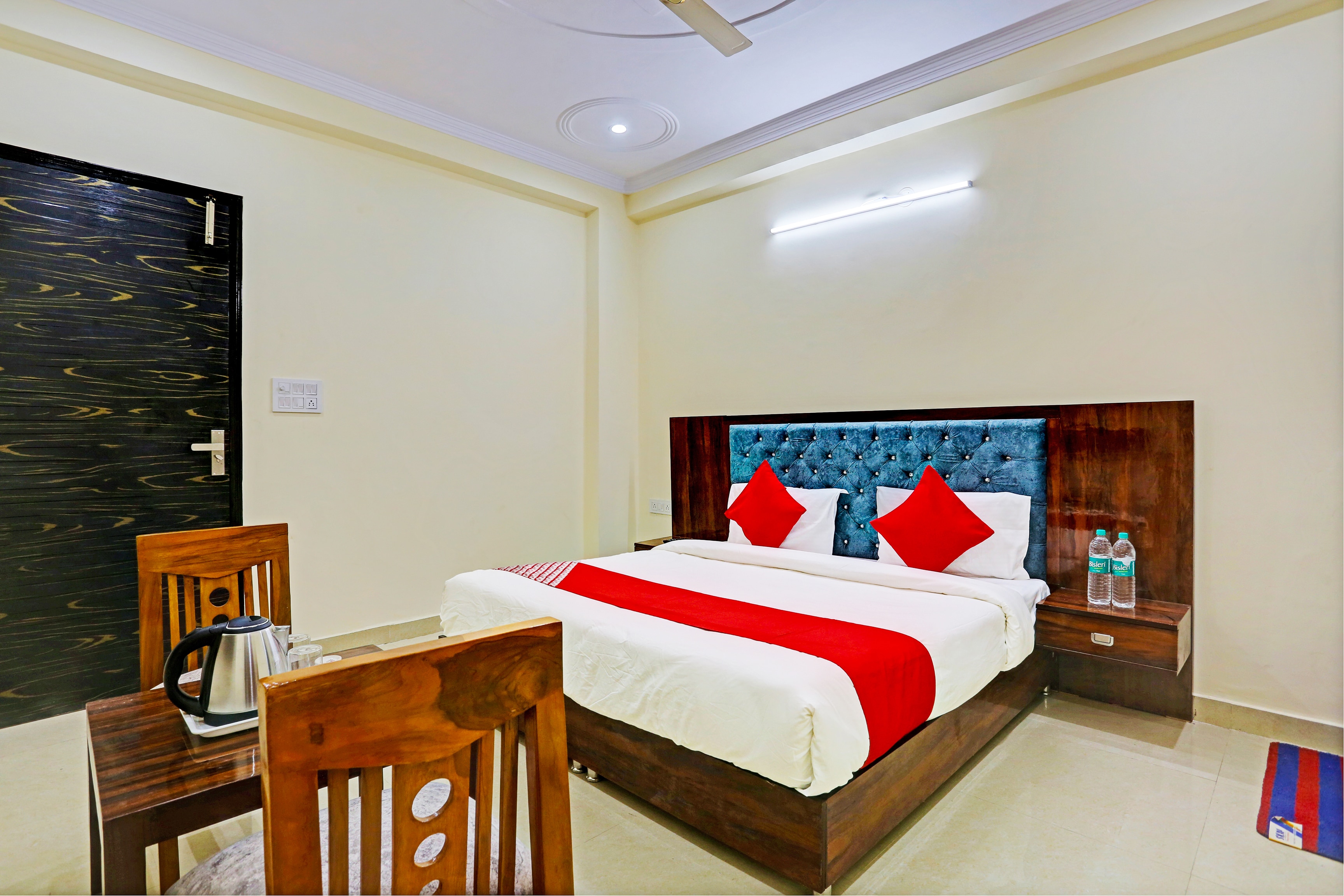 Hotel O The Royal Residency Inn, POP Delhi, Book @ ₹995 - OYO