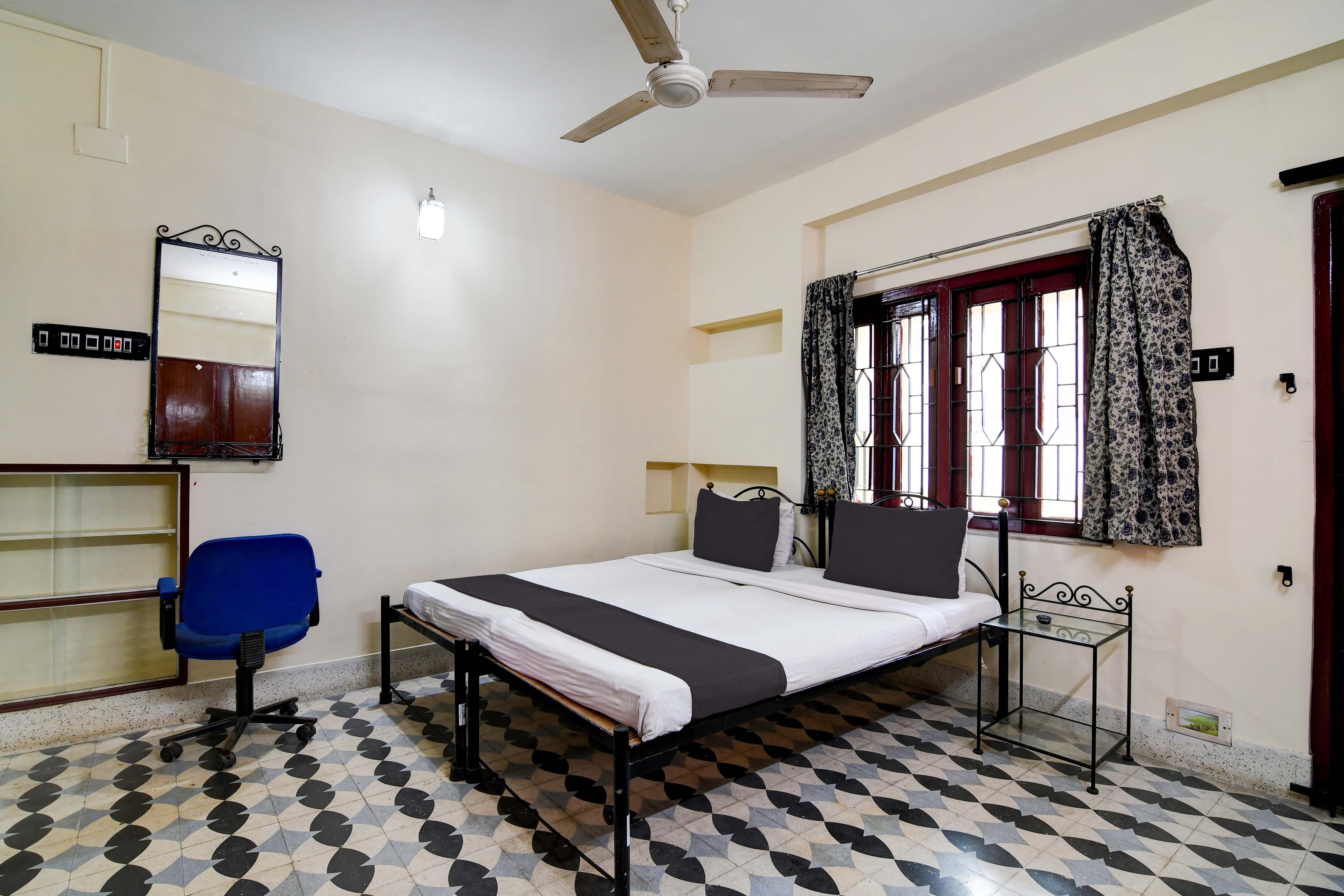 Hotel O Simplex Guest House Behala, Flagship Kolkata, Book @ ₹909 - OYO