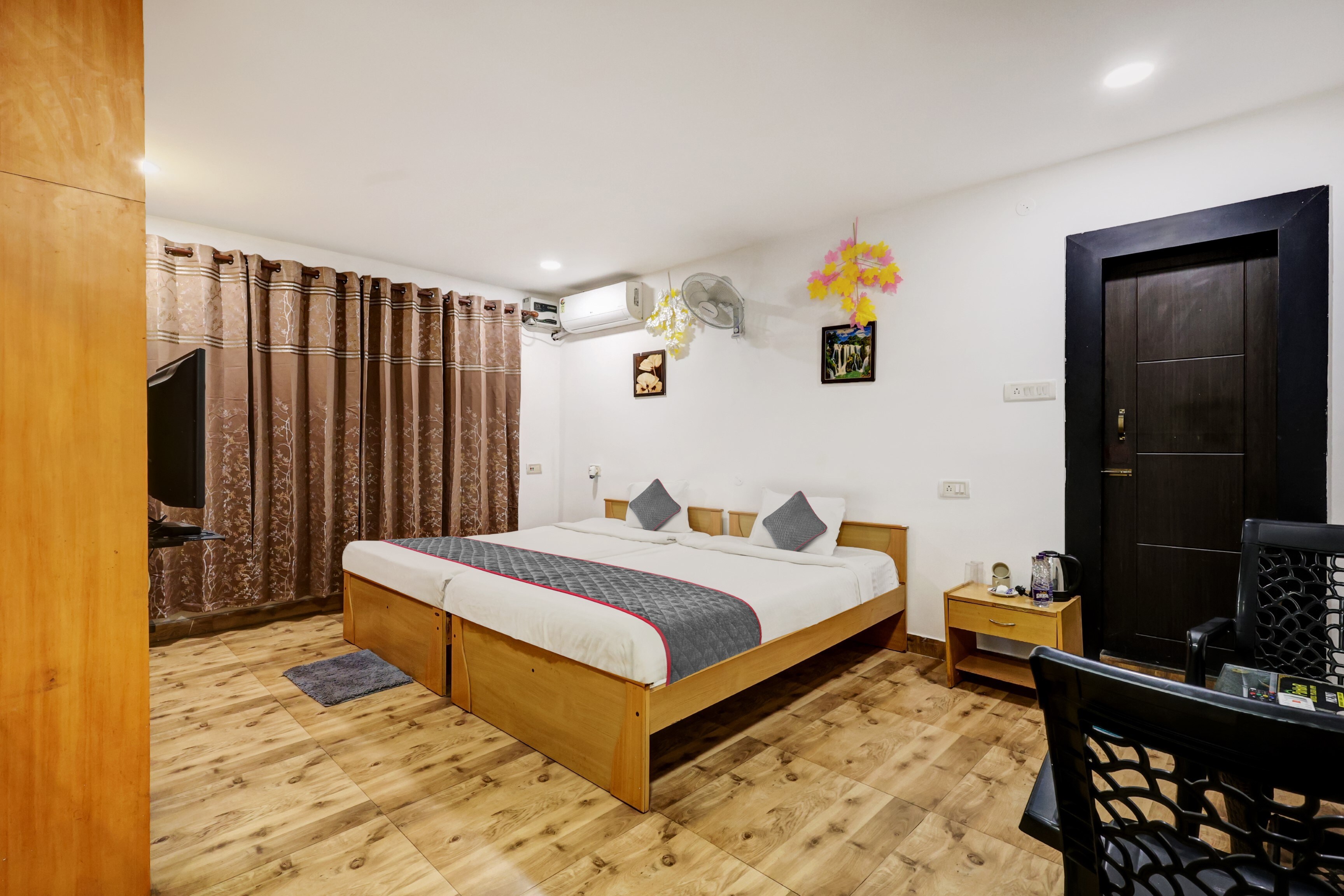 Collection O Hotels in Hotel Siroy Lily, Guwahati Starting @ ₹922 ...