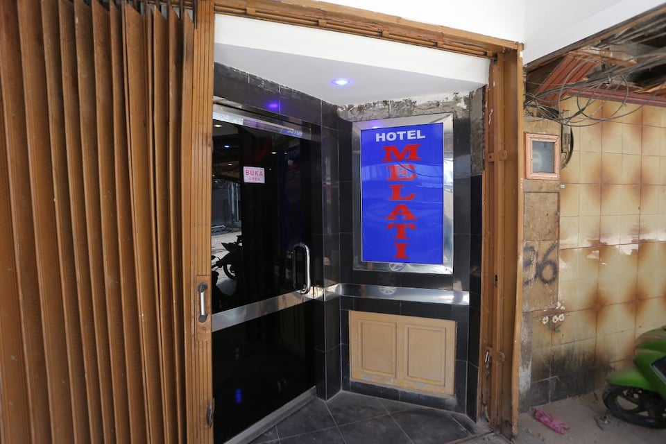 Capital O 93261 Fresh Hotel Near Stasiun Jakarta Kota, Capital O ...