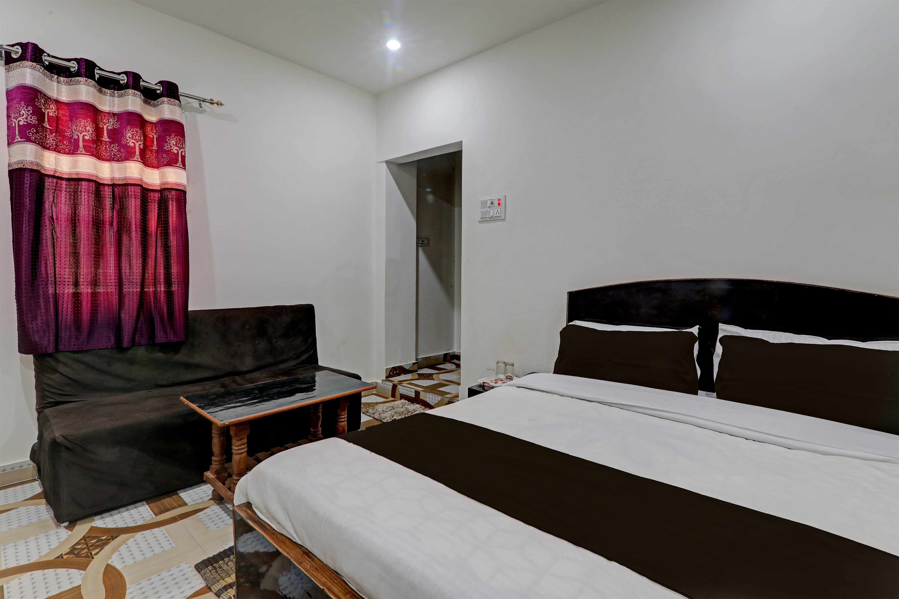 Hotels in Kashi Vishwanath Temple, Varanasi Starting @ ₹472 - Upto 84% ...