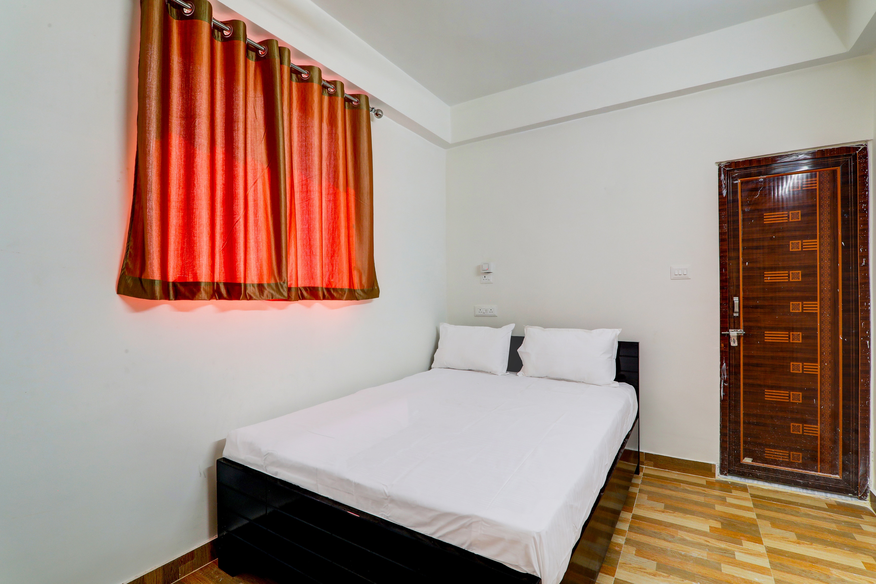 Hotel O 819720 Hotel Raj Inn, Flagship Patna, Book @ ₹773 - OYO