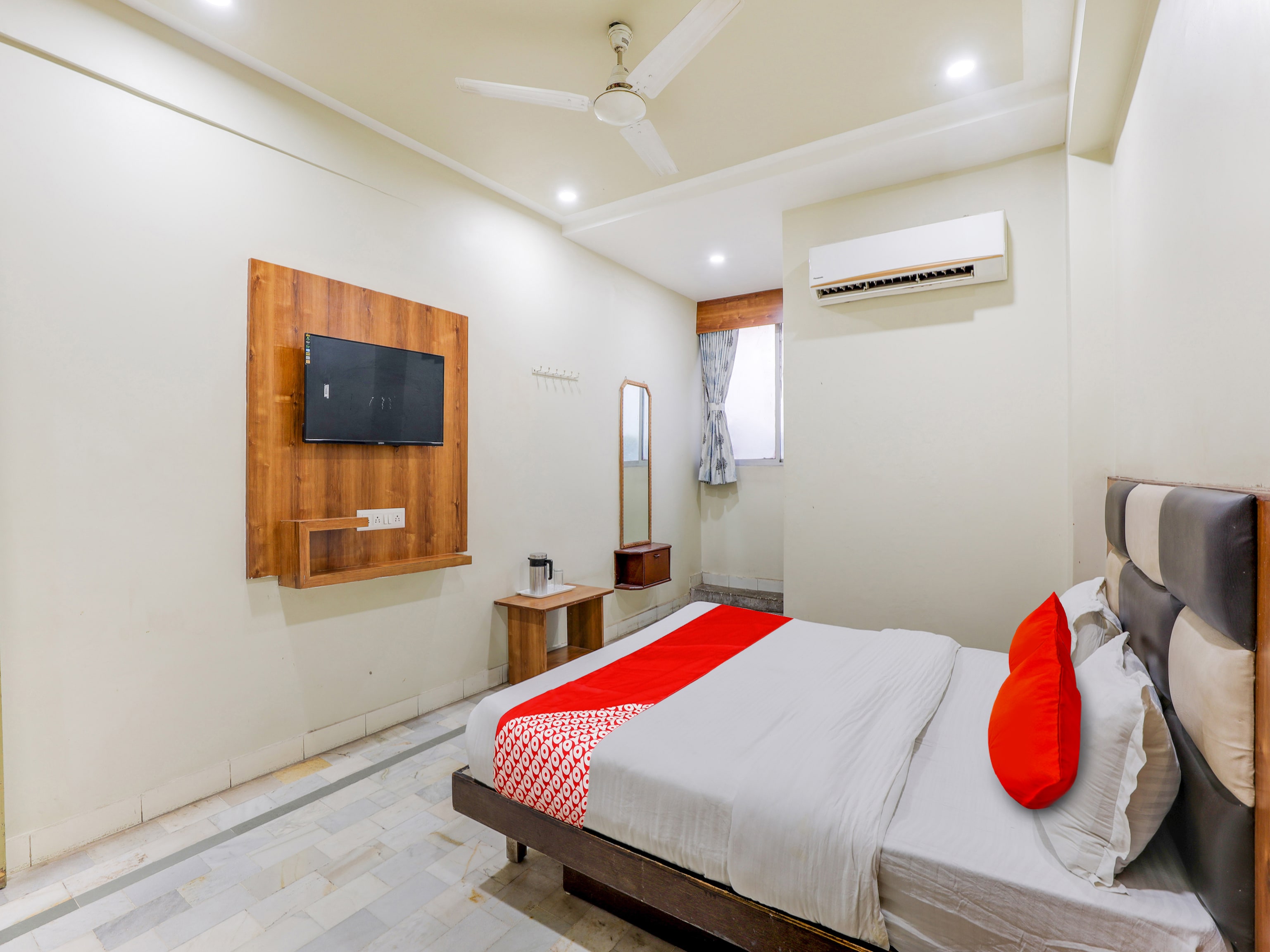 Hotel O Asopalav, Flagship Ahmedabad, Book @ ₹913 - OYO