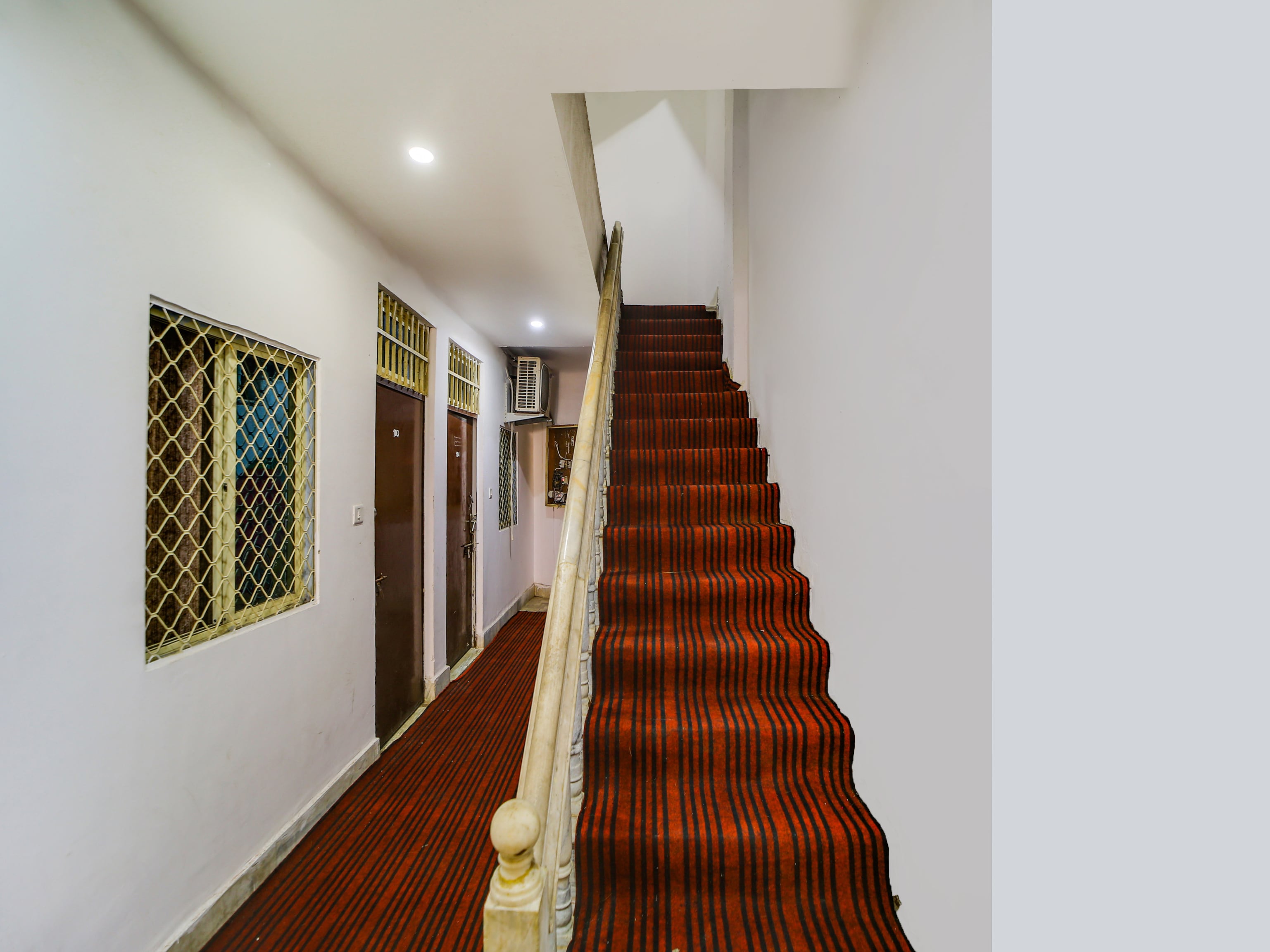 SPOT ON Hotel Adarsh Palace, SPOT ON Bhopal, Book @ ₹685 - OYO