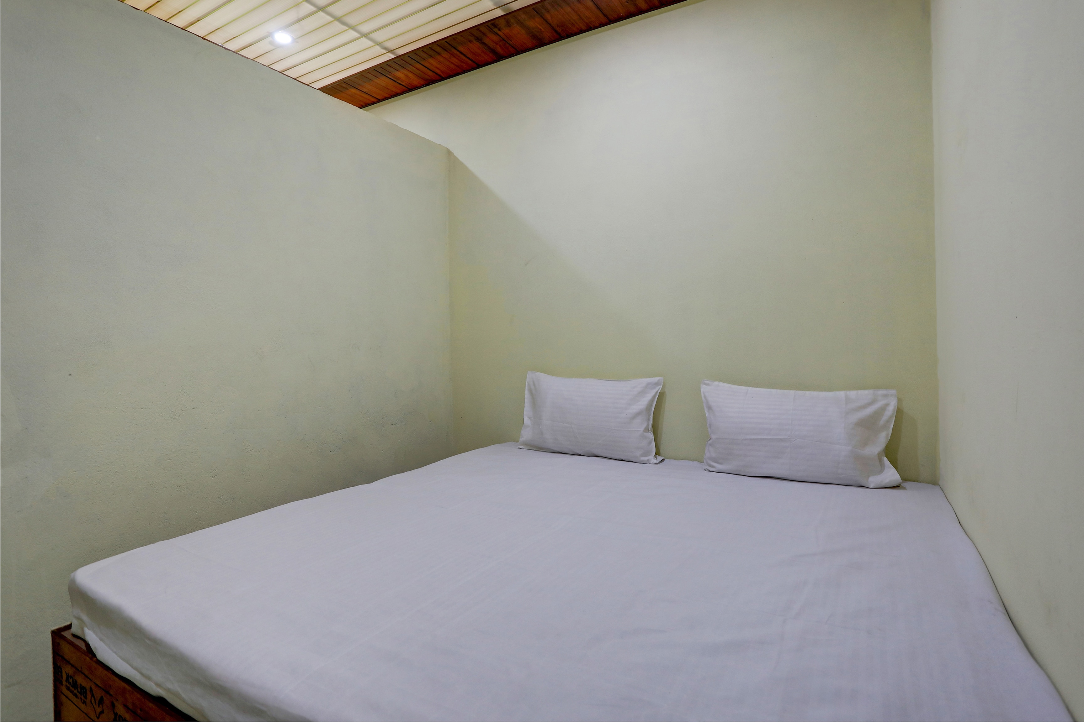 Red Lion Inn, Flagship Muzaffarnagar, Book @ ₹684 - OYO