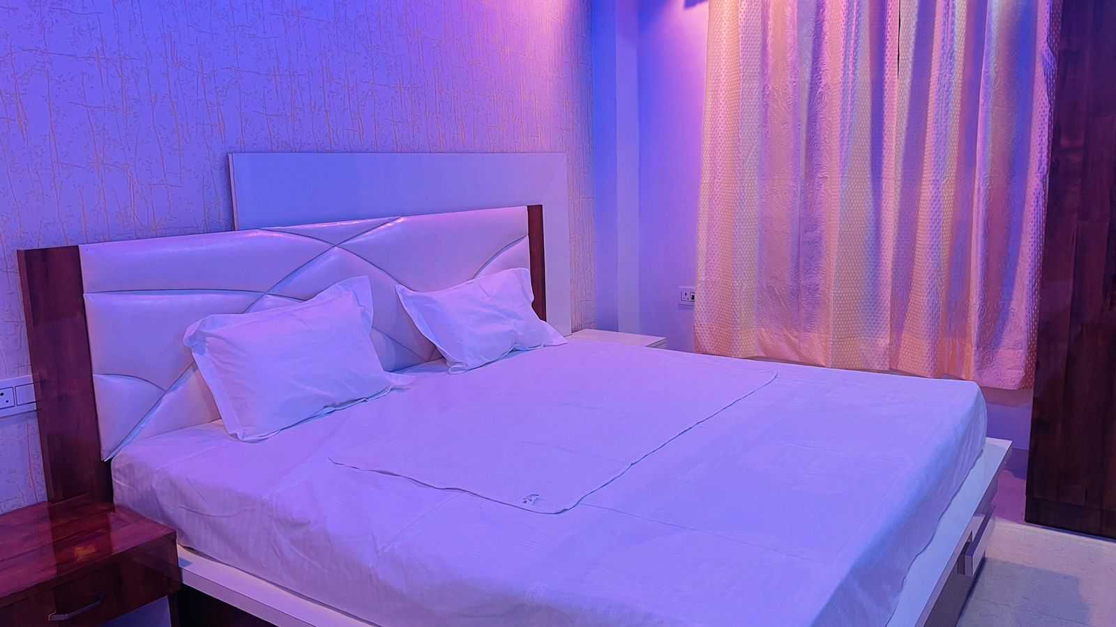 OYO Uday Grand, Flagship Hardoi, Book @ ₹684 - OYO