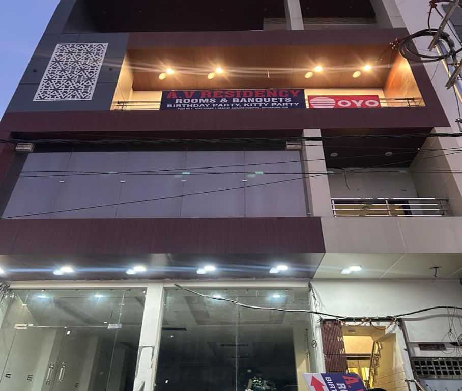 Oyo Homes in Alpha 1, Noida Starting @ ₹412 - Upto 77% OFF on 10 Alpha ...