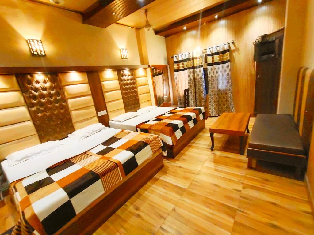 Hotel O Revoli, Flagship Amritsar, Book @ ₹874 - OYO