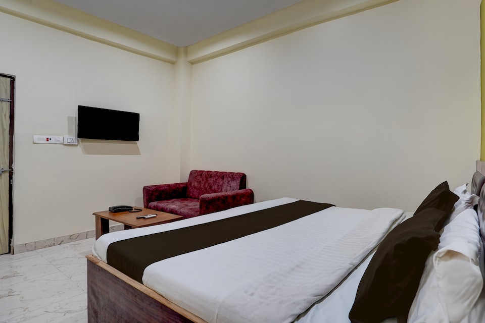 Super Hotel O Samne Ghat, Flagship Varanasi, Book @ ₹1133 - OYO