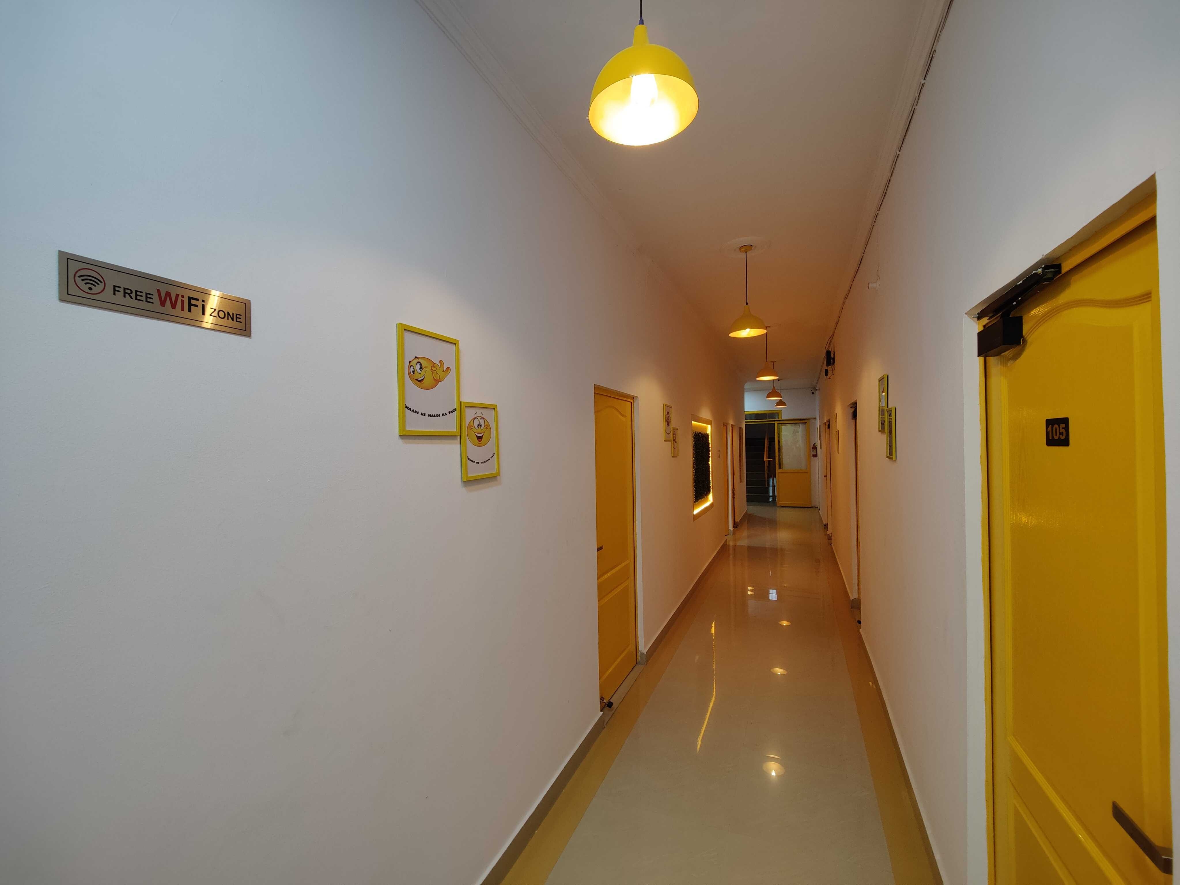 OYO 820484 Yellow Inn Guest House, Home Lucknow, Book @ ₹1087 - OYO