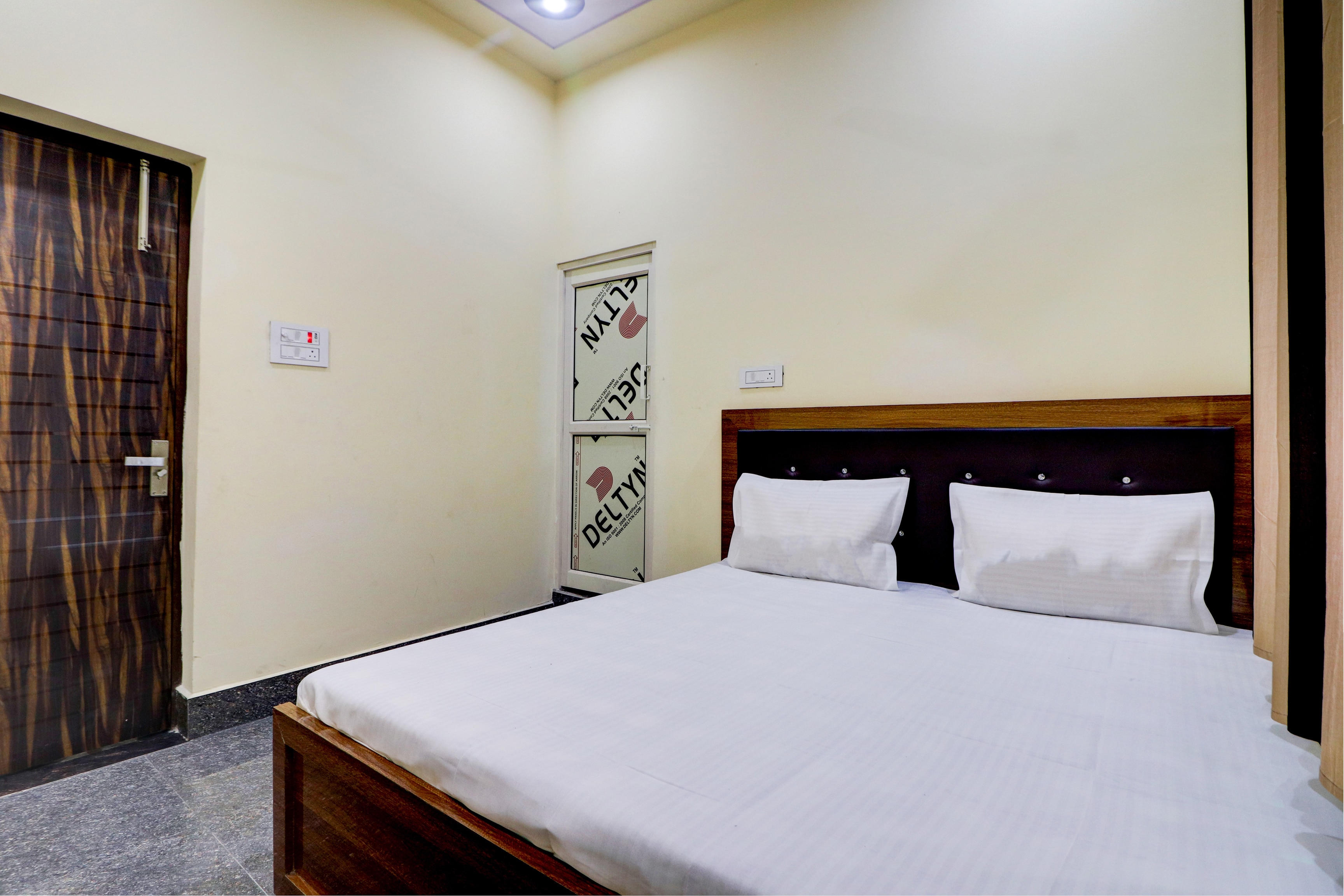 OYO 820569 The Park Ovo Hotal, Flagship Hodal, Book @ ₹893 - OYO