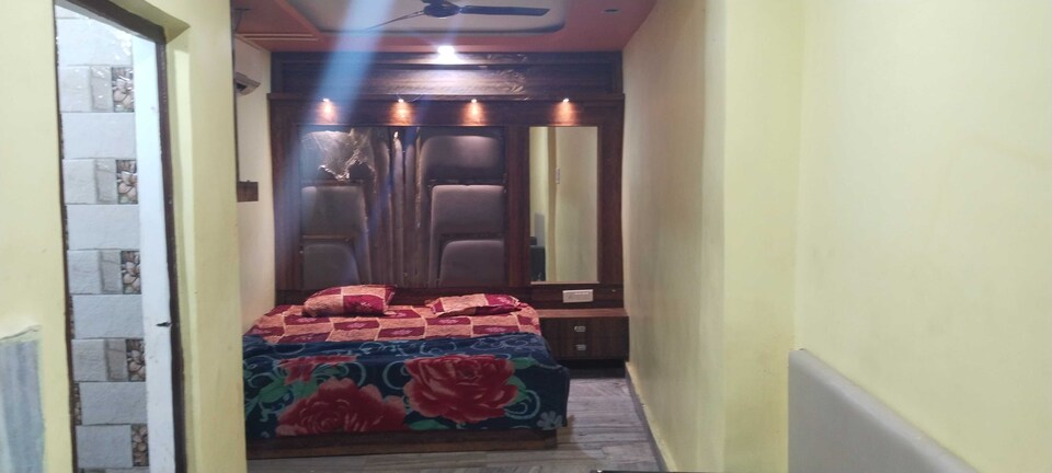 OYO Flagship New Rajpoot hotel banquet , Flagship Kanpur, Book @ ₹740 - OYO