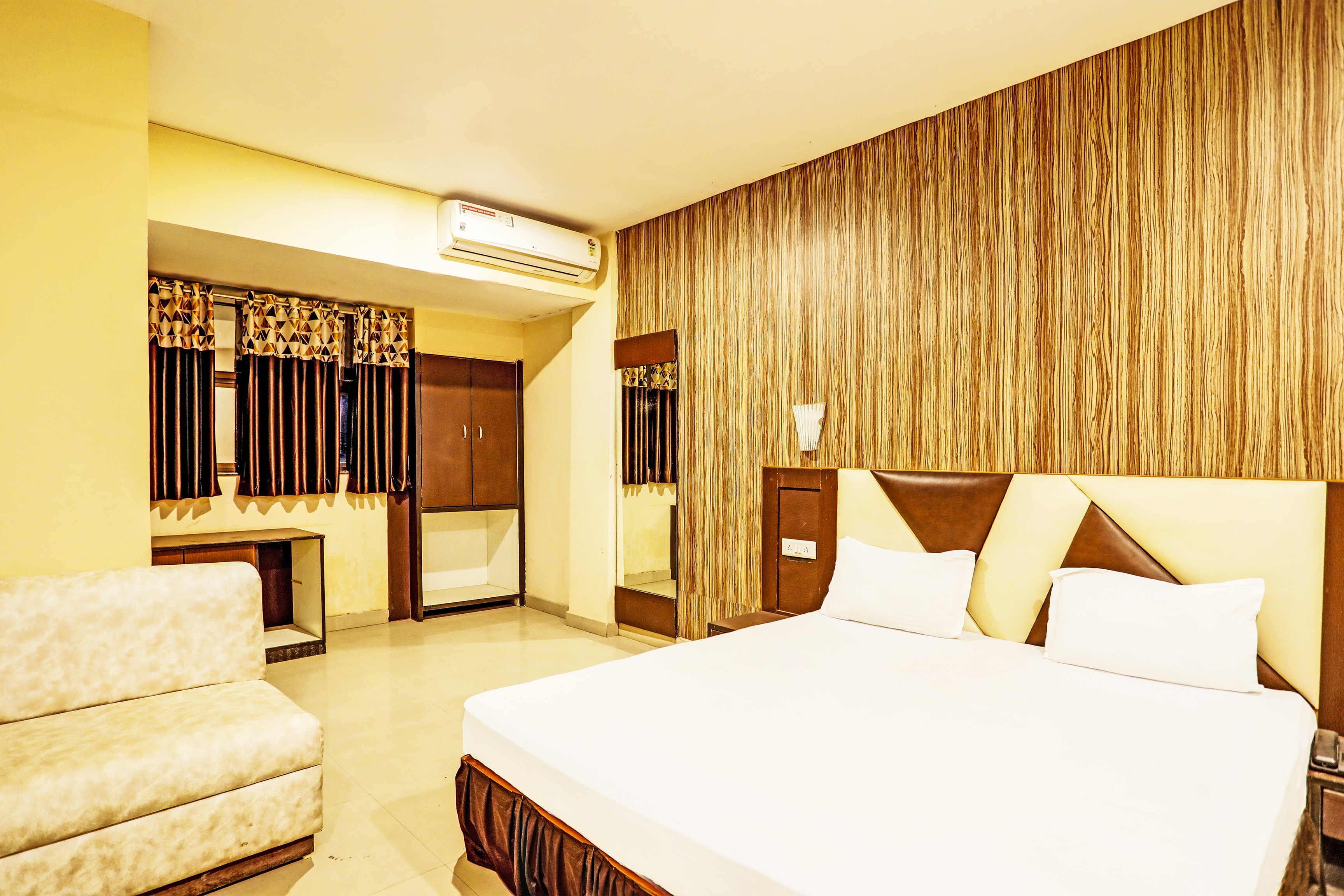 Hotel O DIWAN INN, Flagship Bilaspur, Book @ ₹942 - OYO