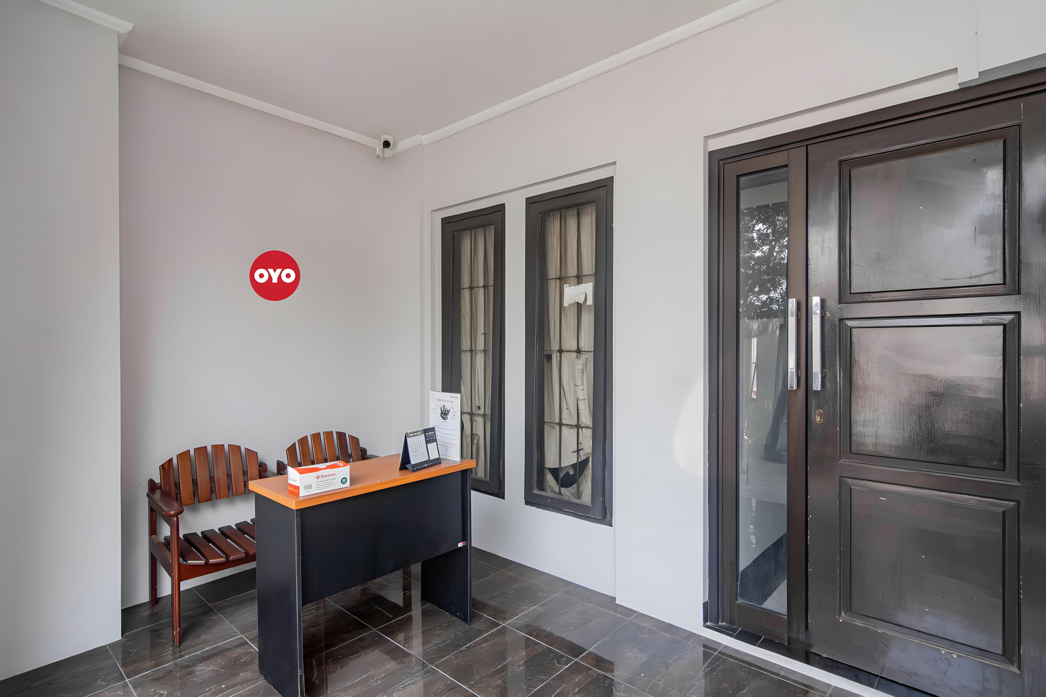 OYO 93500 Rizki Residence TOS Syariah Near PT Bank KB Bukopin Tbk, OYO ...