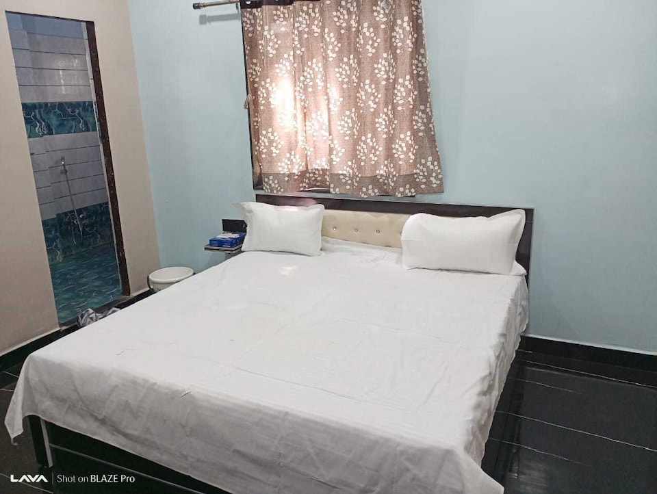 OYO Hotel Raj Guest House, Flagship Akola, Book @ ₹1170 - OYO