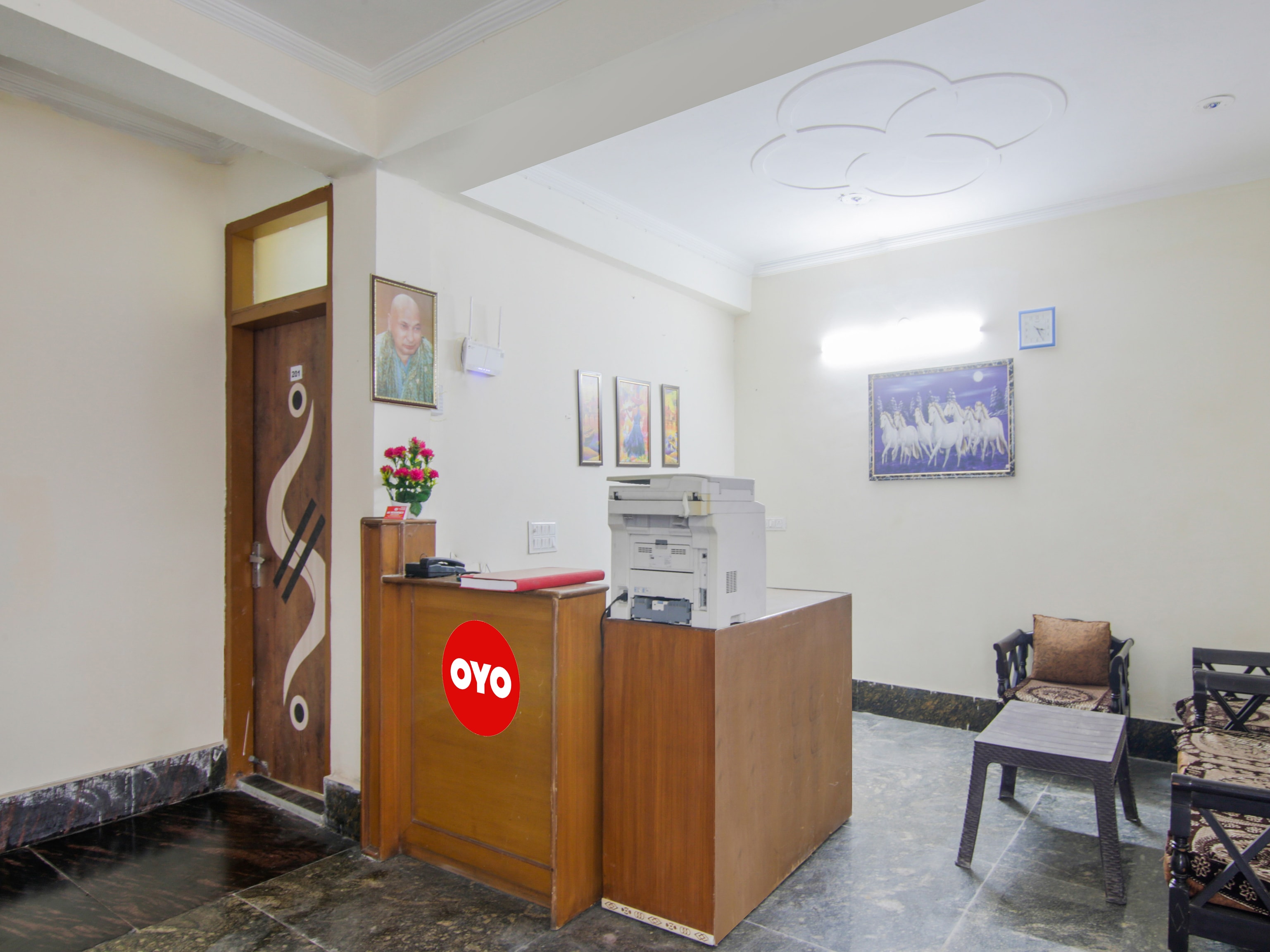 Hotel O A K Residency, Flagship Delhi, Book @ ₹738 - OYO