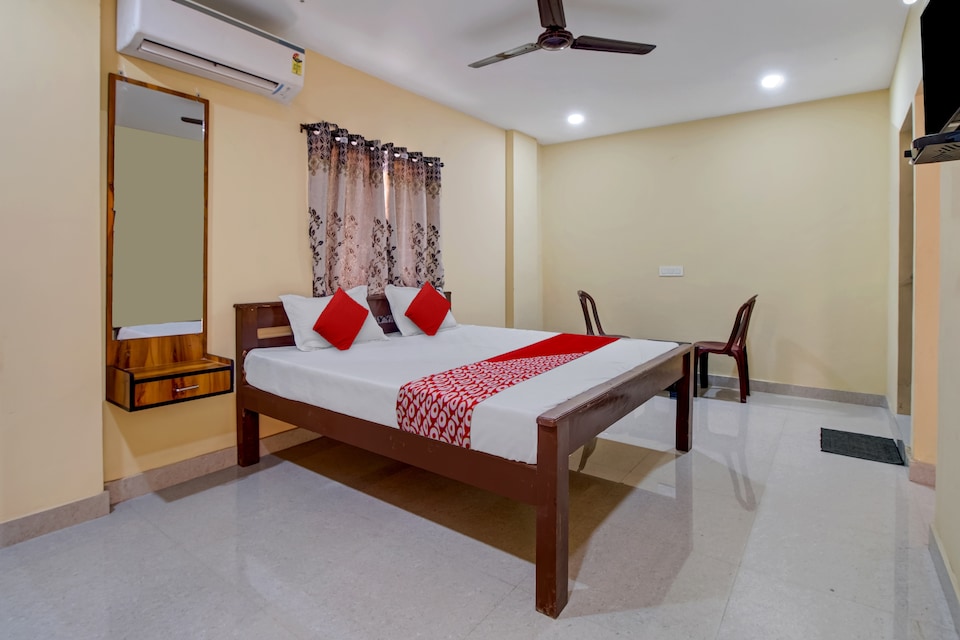 OYO AR Guest House, Flagship Visakhapatnam, Book @ ₹931 - OYO