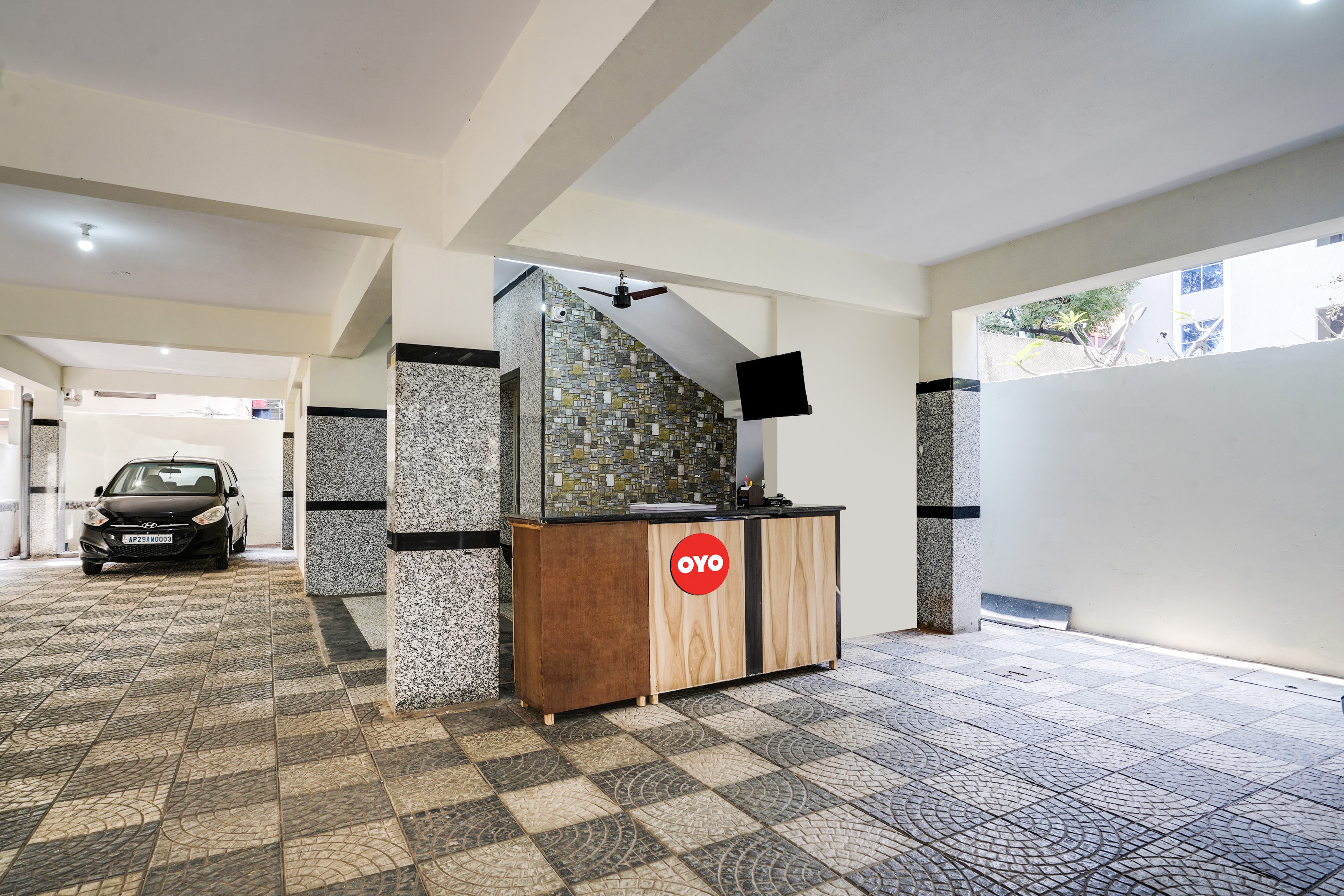 Super Hotel O Banjara Hills, Home Hyderabad, Book @ ₹1097 - OYO