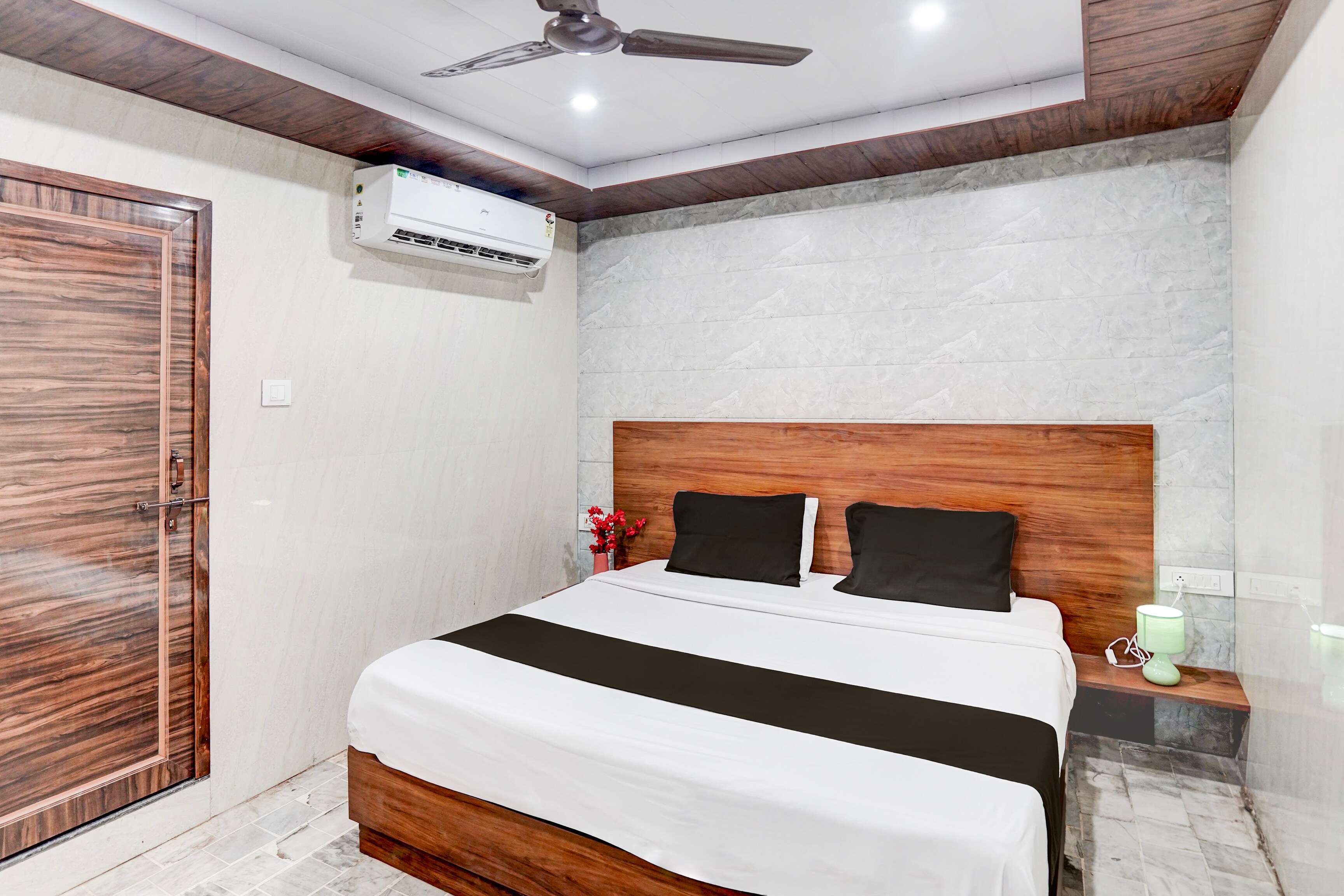 Super Hotel O Govind Nagar Kanpur Formerly Maharoopa Palace, Flagship ...