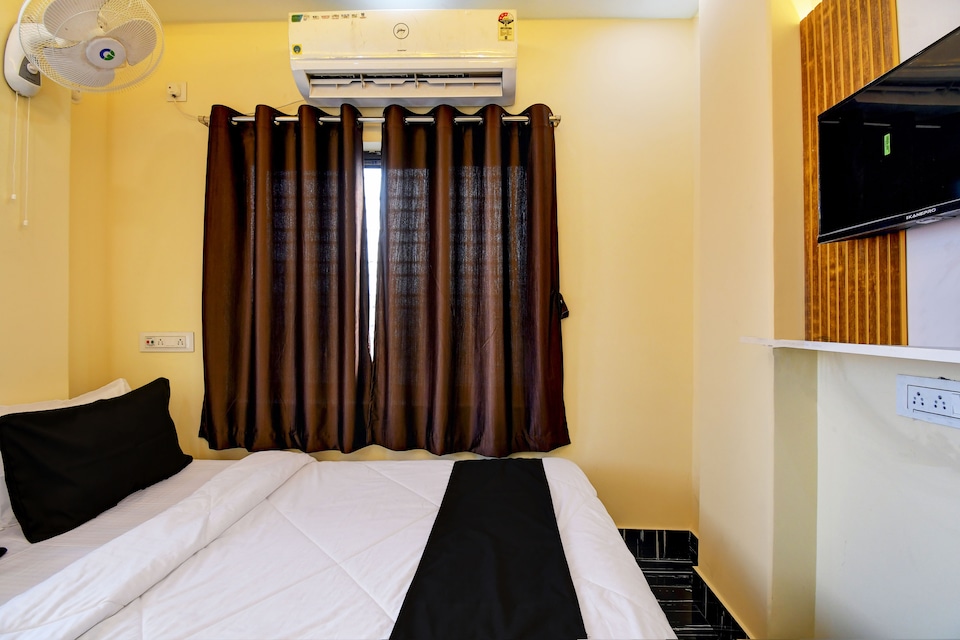 OYO Chilli Pepper Hotel and Restaurant , Flagship Kolkata, Book @ ₹1072 ...