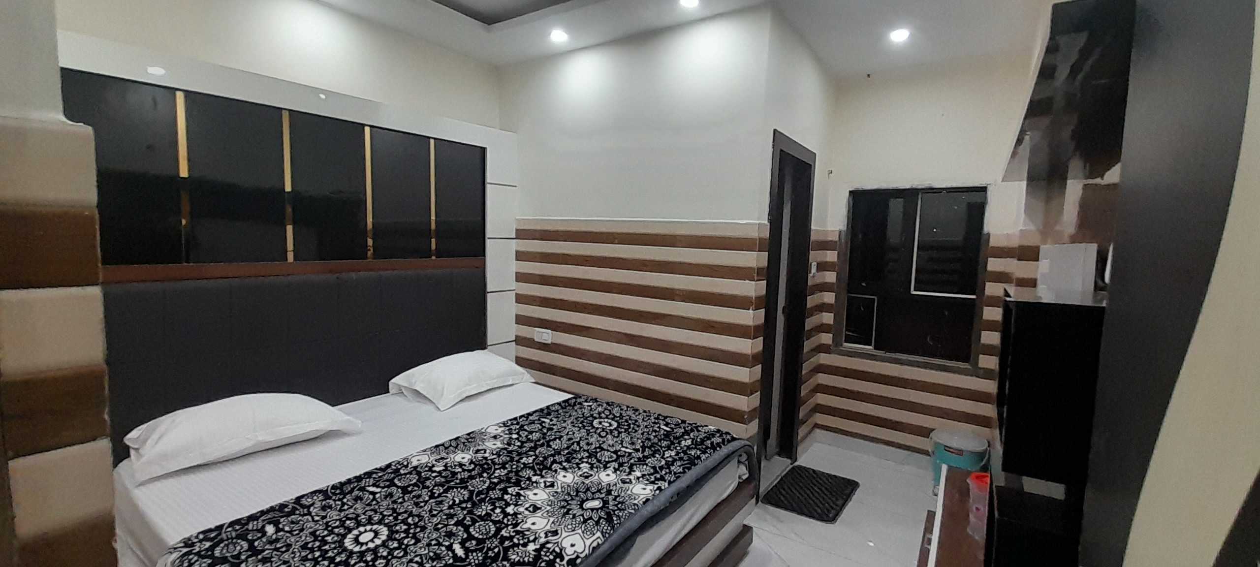 OYO 821844 Hotel Divine Heights, POP Katra, Book @ ₹1095 - OYO