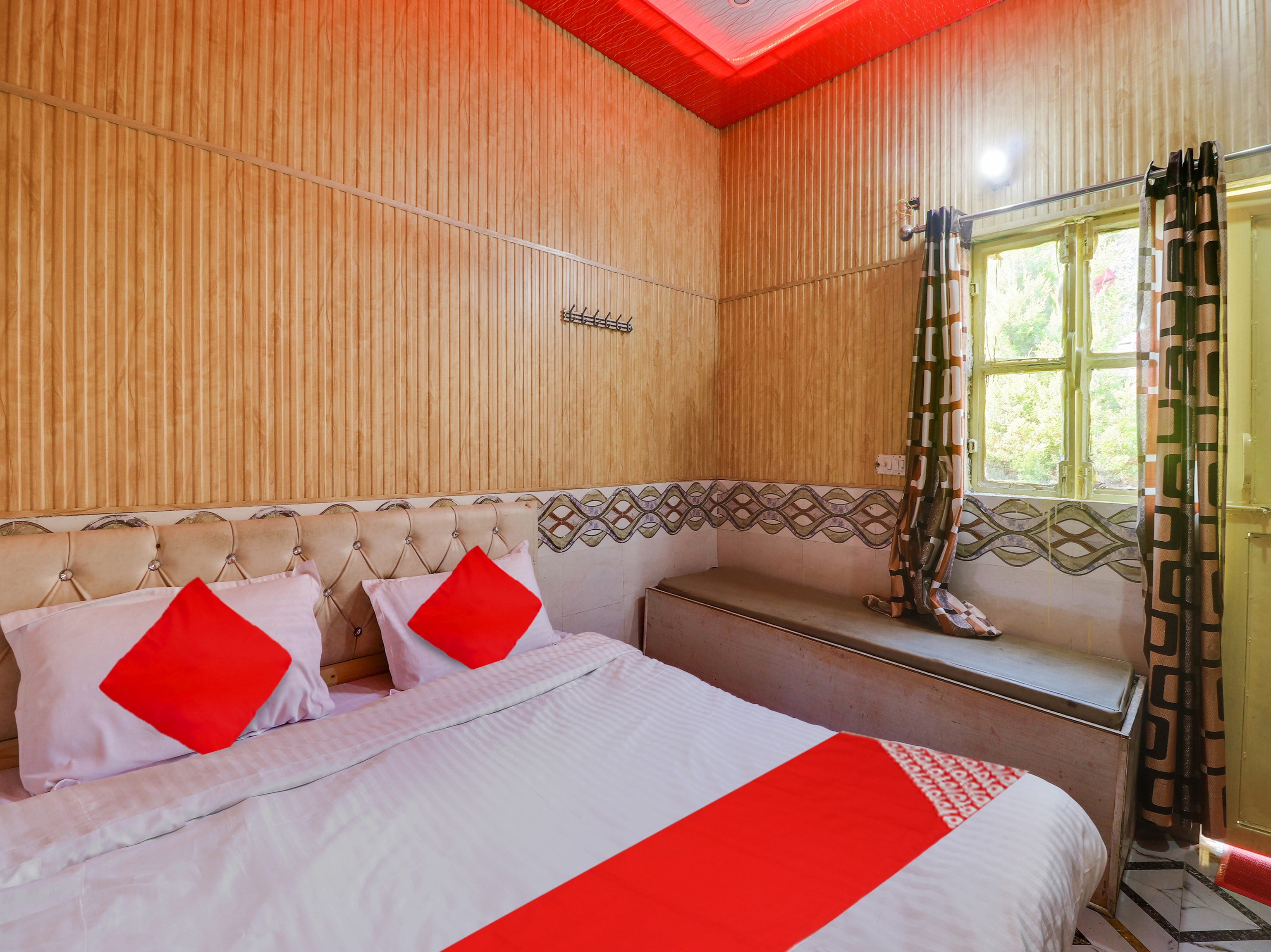 Hotel O Krishna Red Rose Guest House, Flagship Nainital, Book @ ₹2109 - OYO