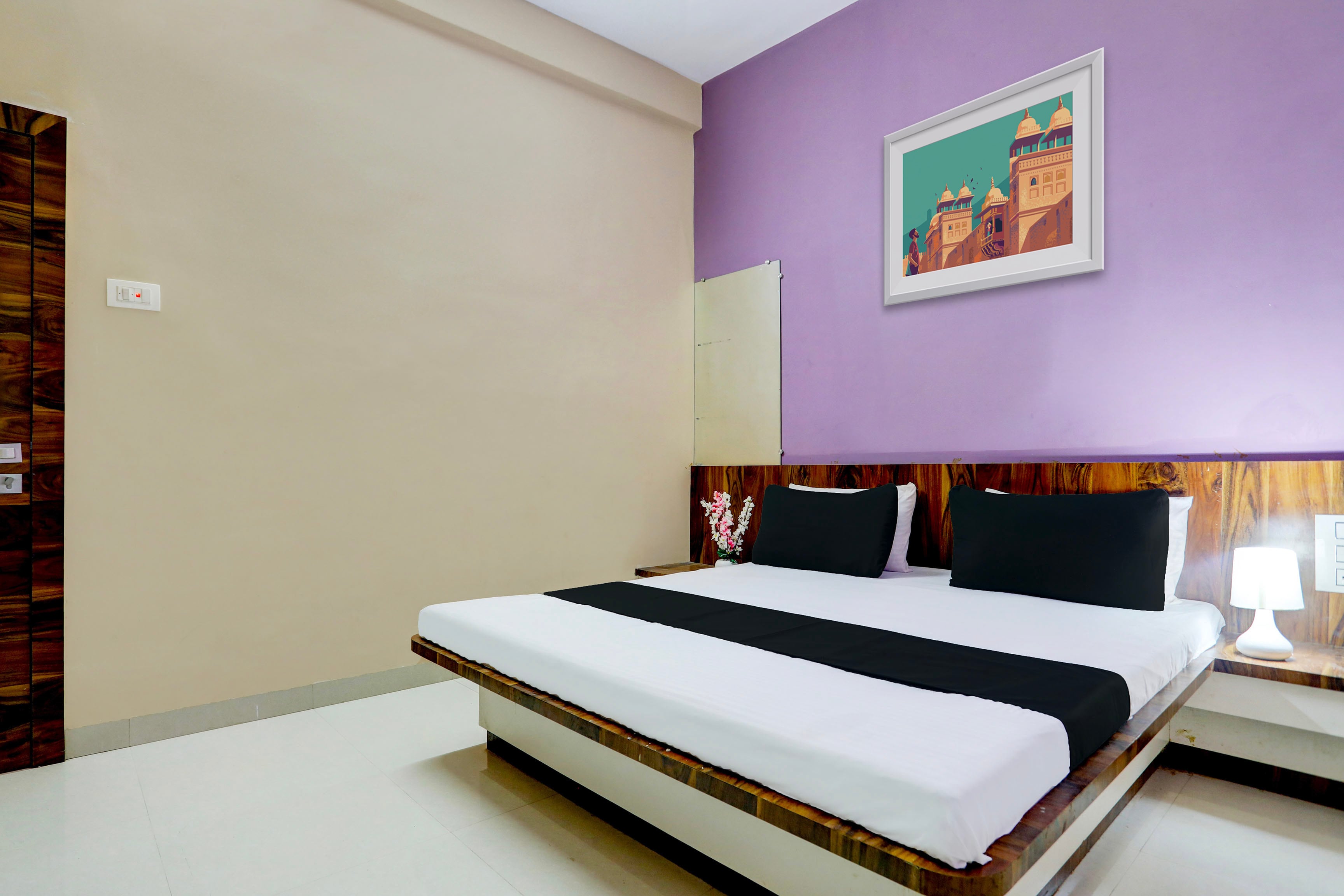 Hotel O PATIL RESIDENCY LODGING, Flagship Shahada, Book @ ₹684 - OYO