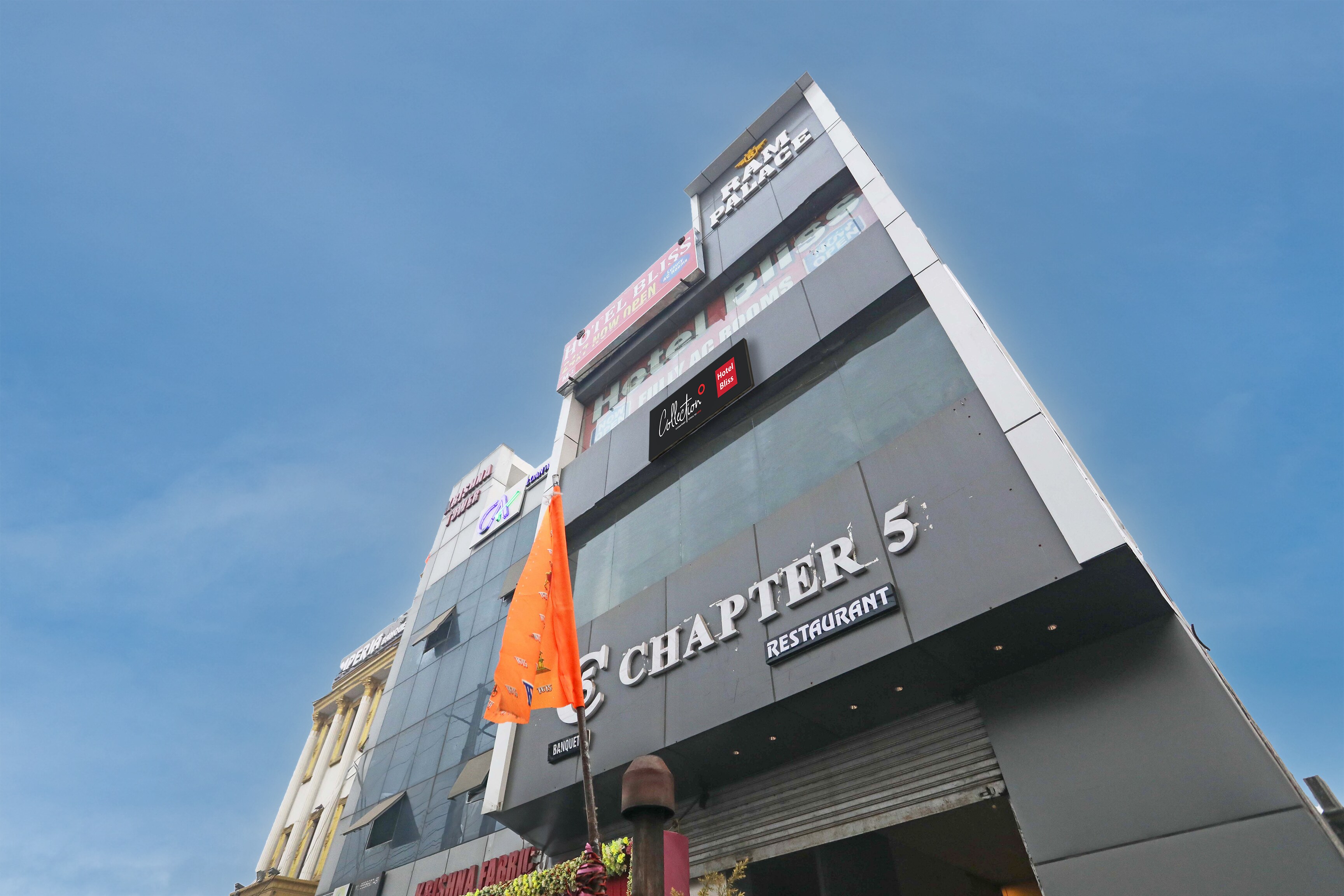 LIVE AS FAR742, Flagship Faridabad, Book @ ₹686 - OYO