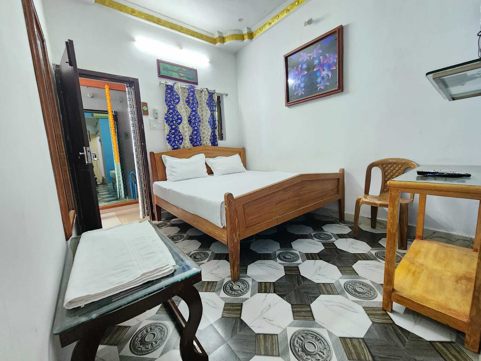 Collection O Hotel Shreenithi, Collection O Madurai, Book @ ₹494 - OYO
