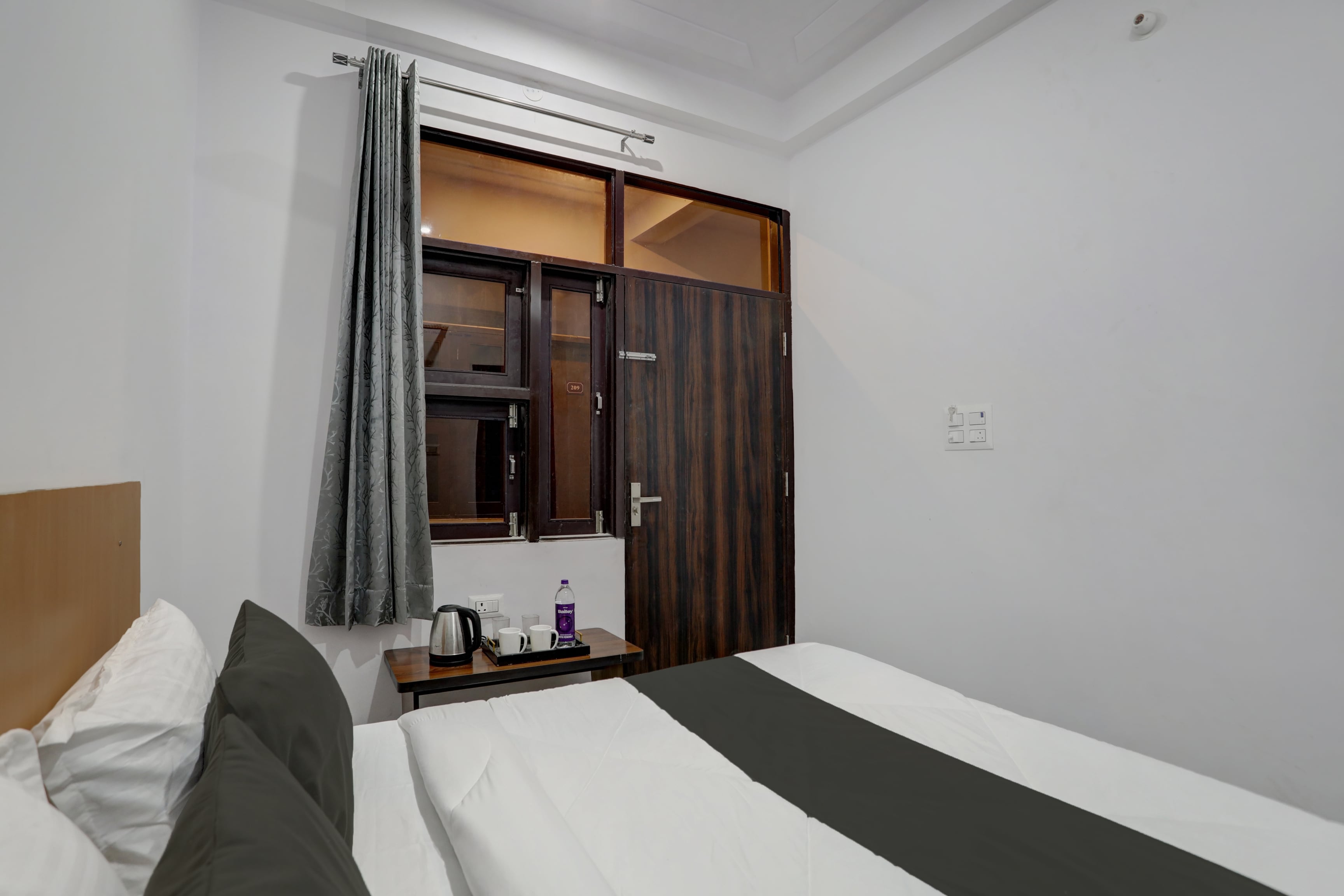 OYO Hotel Funday , Flagship Jaipur, Book @ ₹728 - OYO