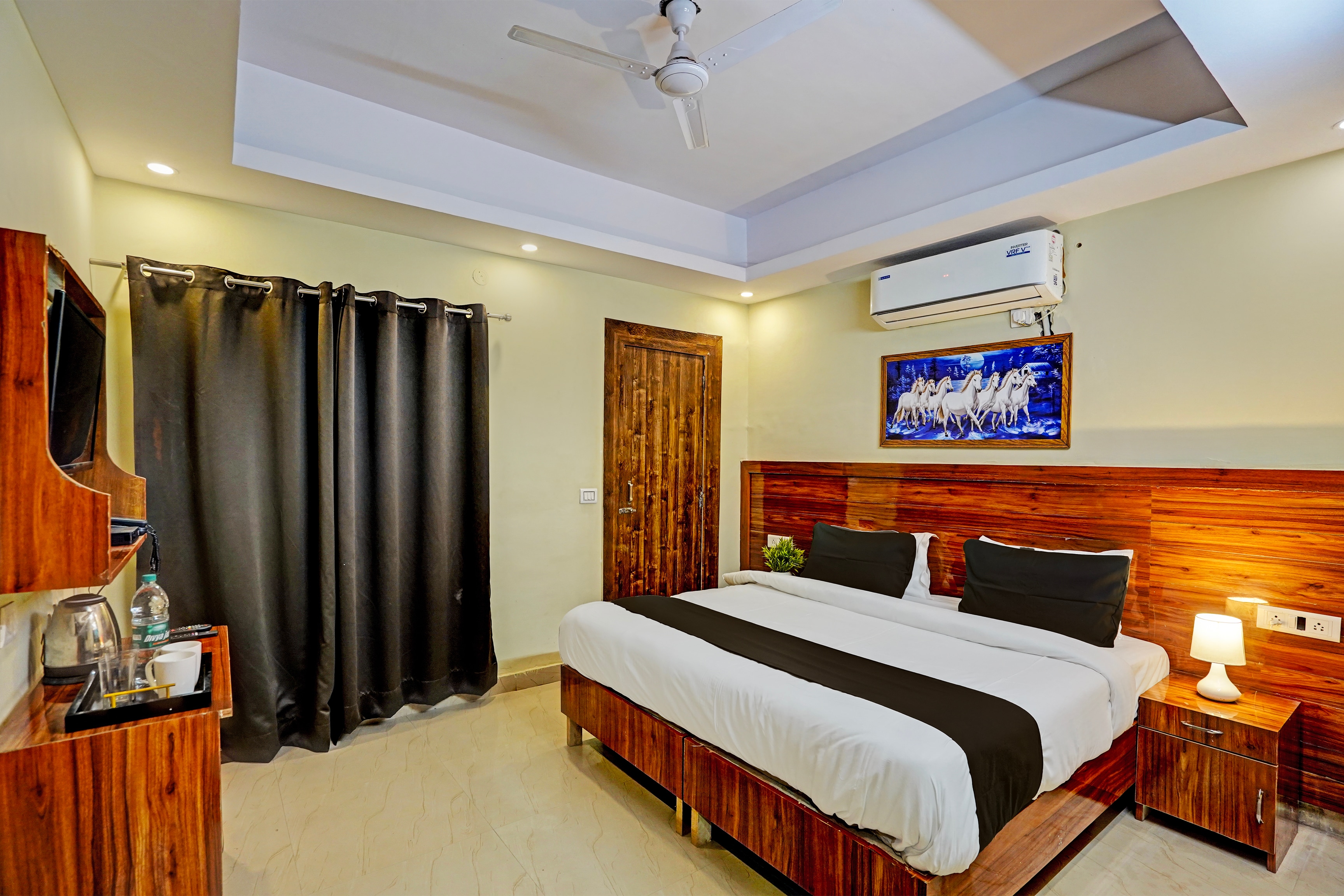 Collection O Shreya Residency, Collection O Noida, Book @ ₹728 - OYO