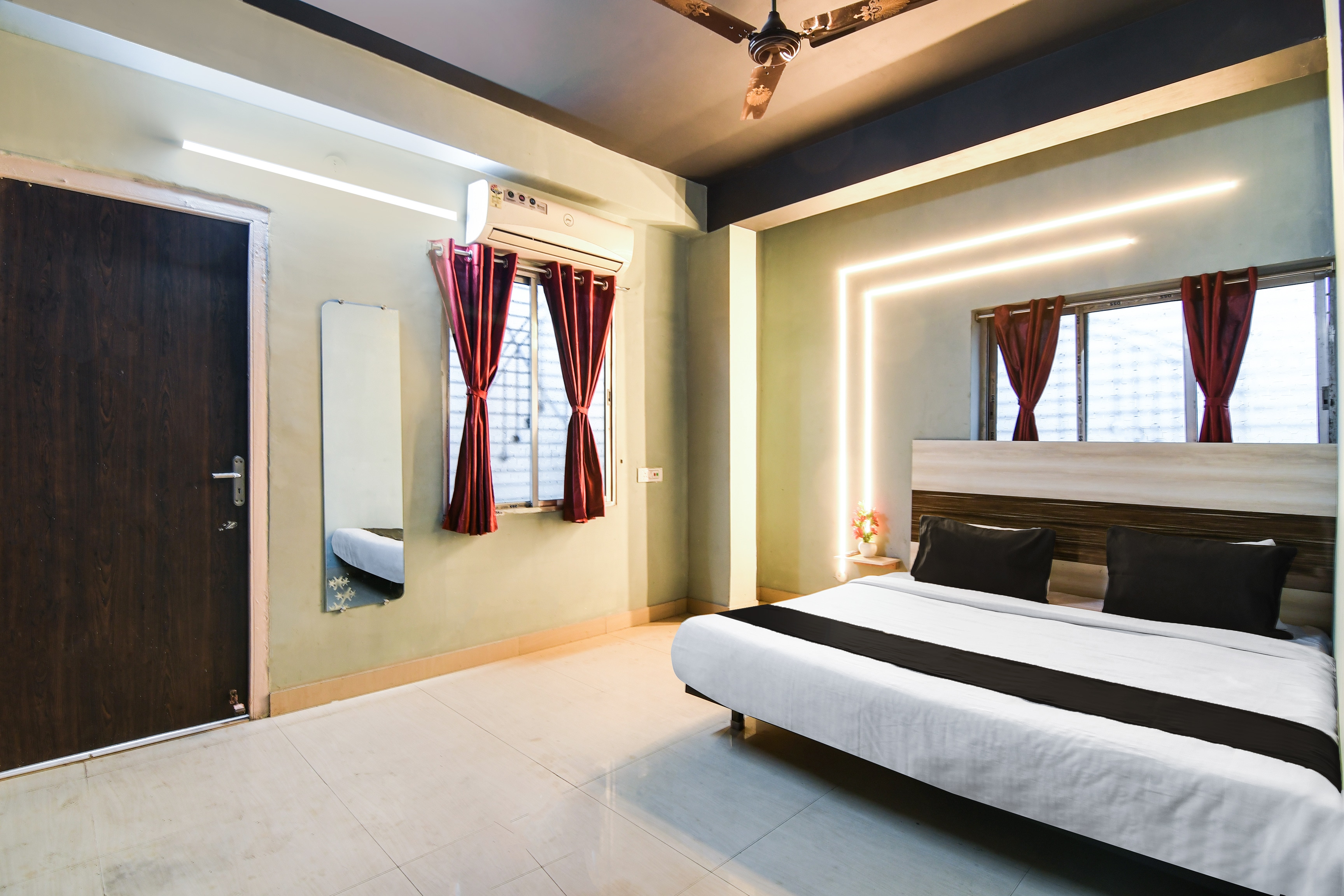 Hotel O The Orbit Inn, Flagship Kolkata, Book @ ₹764 - OYO