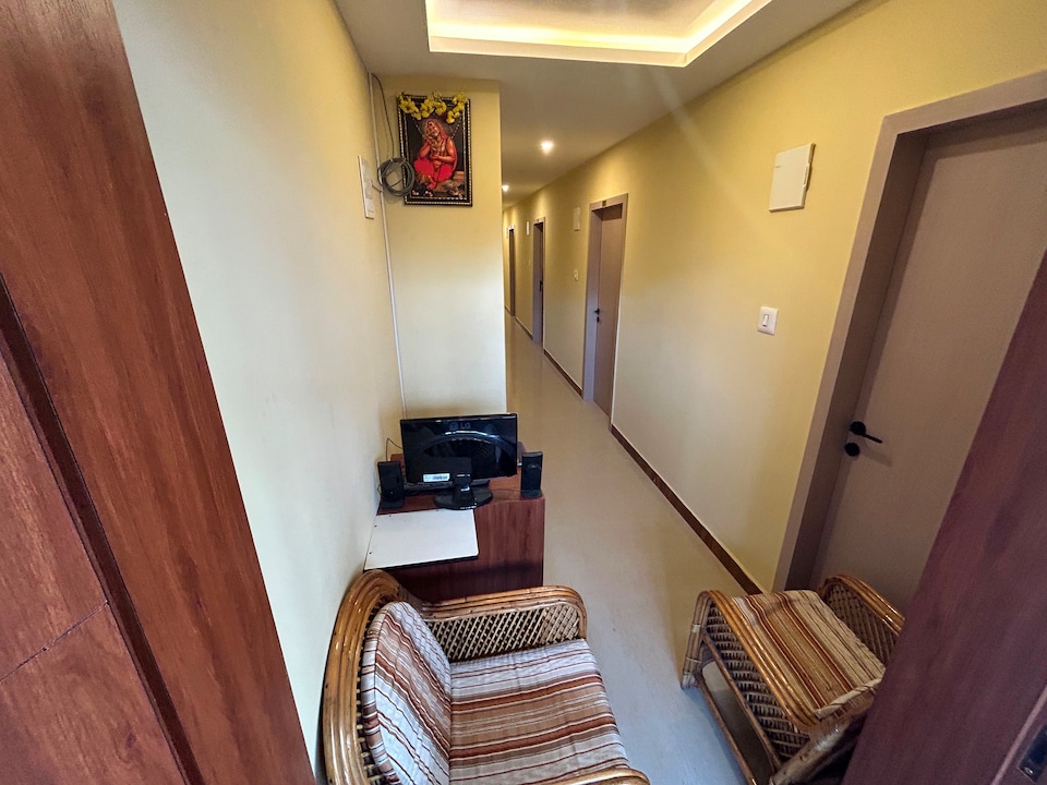 OYO Hotel U.G. Grand, Flagship Bangalore, Book @ ₹940 - OYO