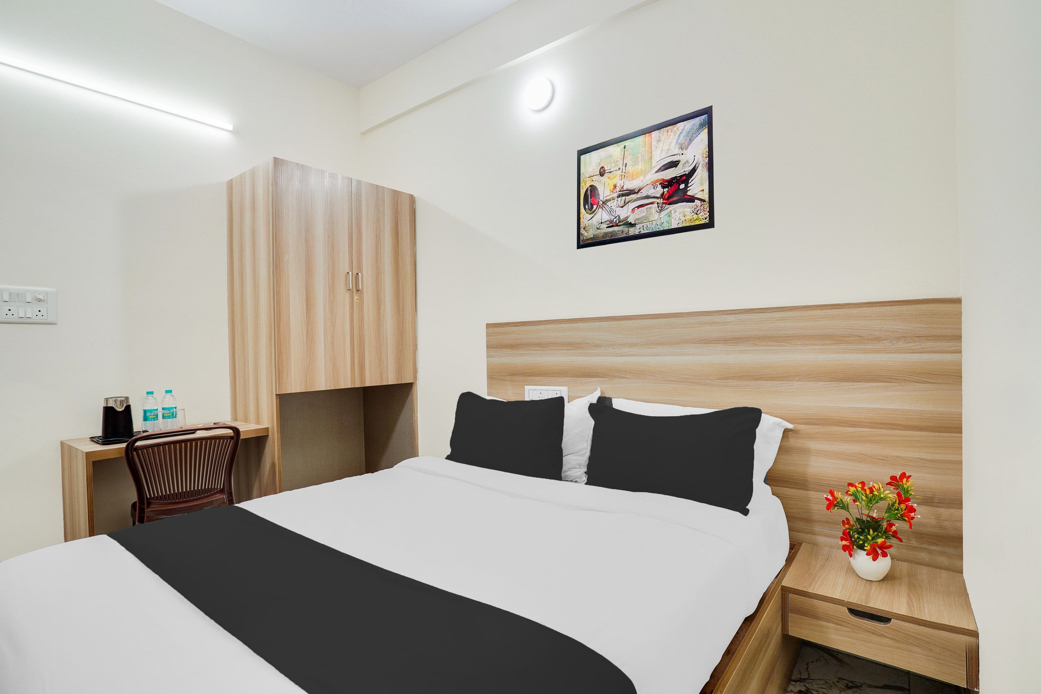 Hotel O XOTEL Near HSR , Flagship Bangalore, Book @ ₹1351 - OYO