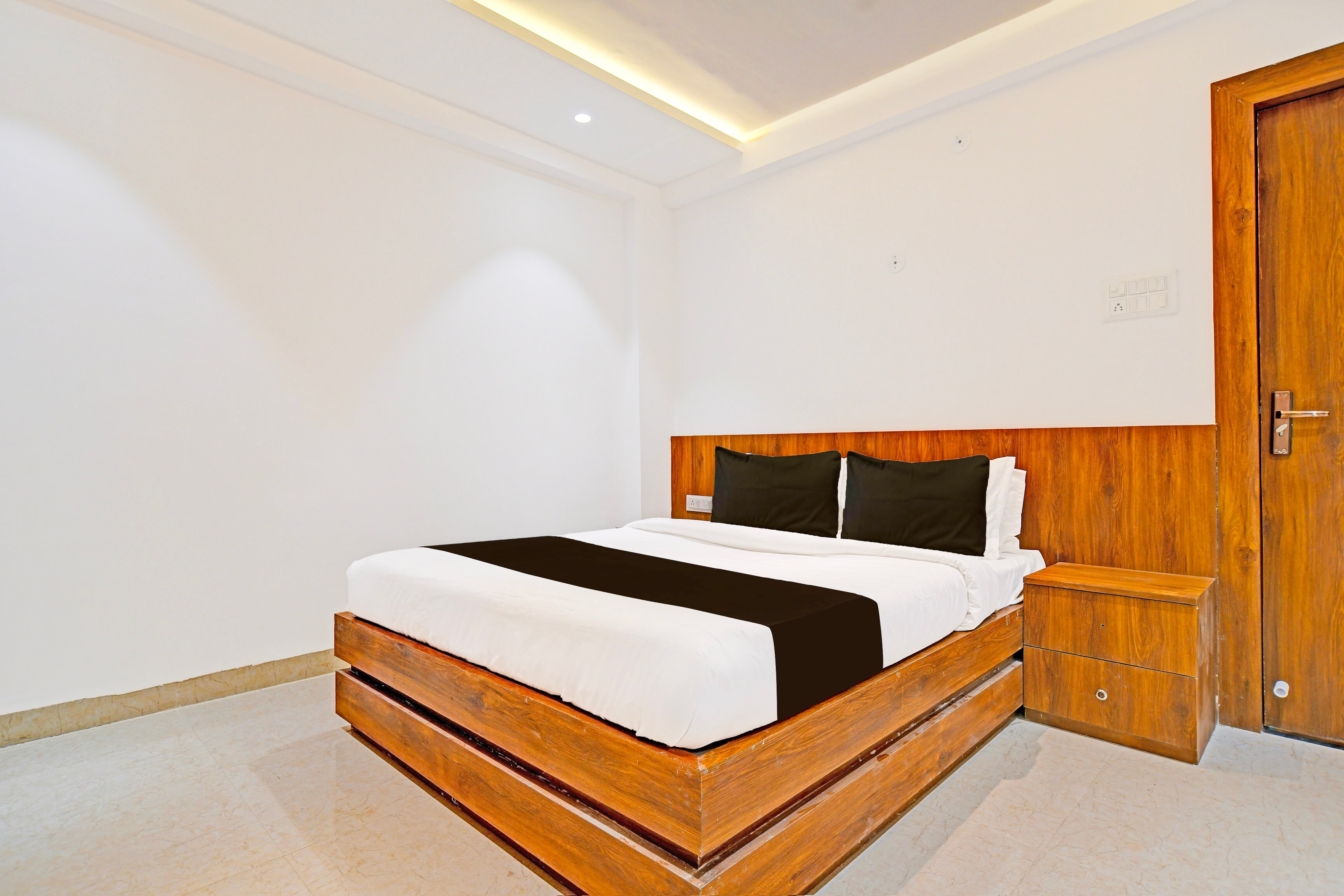 Hotel O Delight Stay, Flagship Indore, Book @ ₹766 - OYO