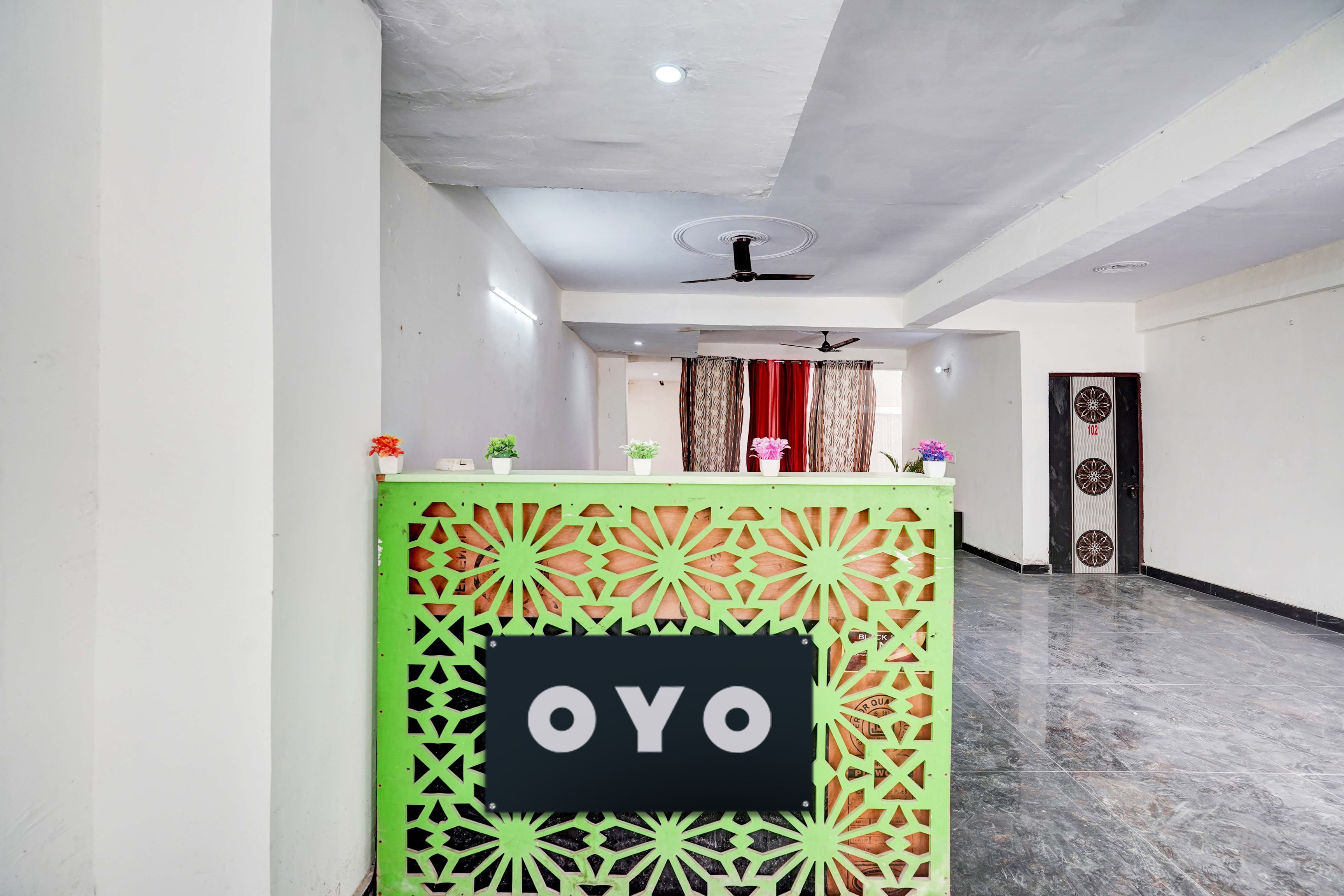 Hotel O Dream Stay, Flagship Noida, Book @ ₹684 - OYO