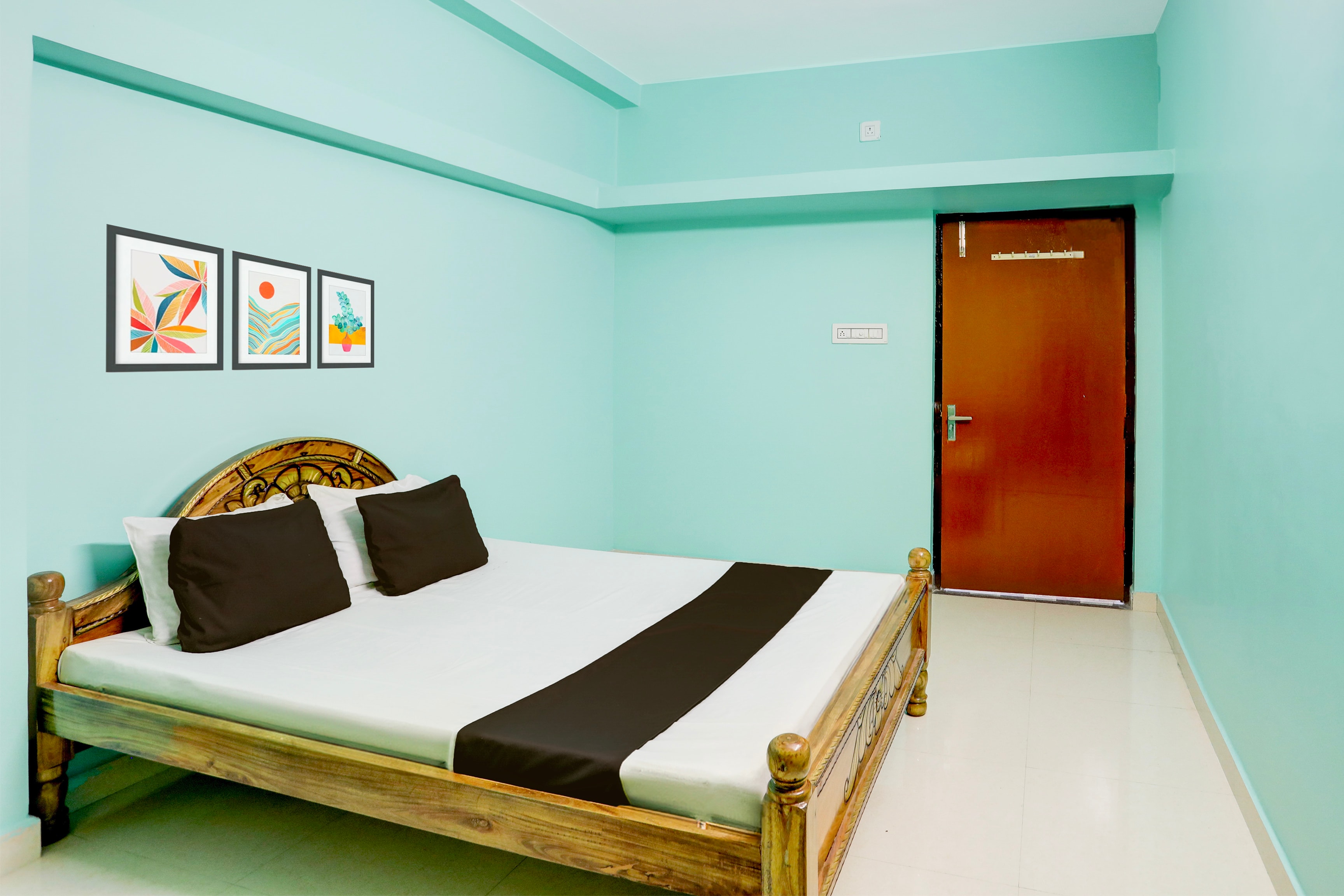 OYO HARAMANI PALACE, Flagship Pattamundai, Book @ ₹1008 - OYO