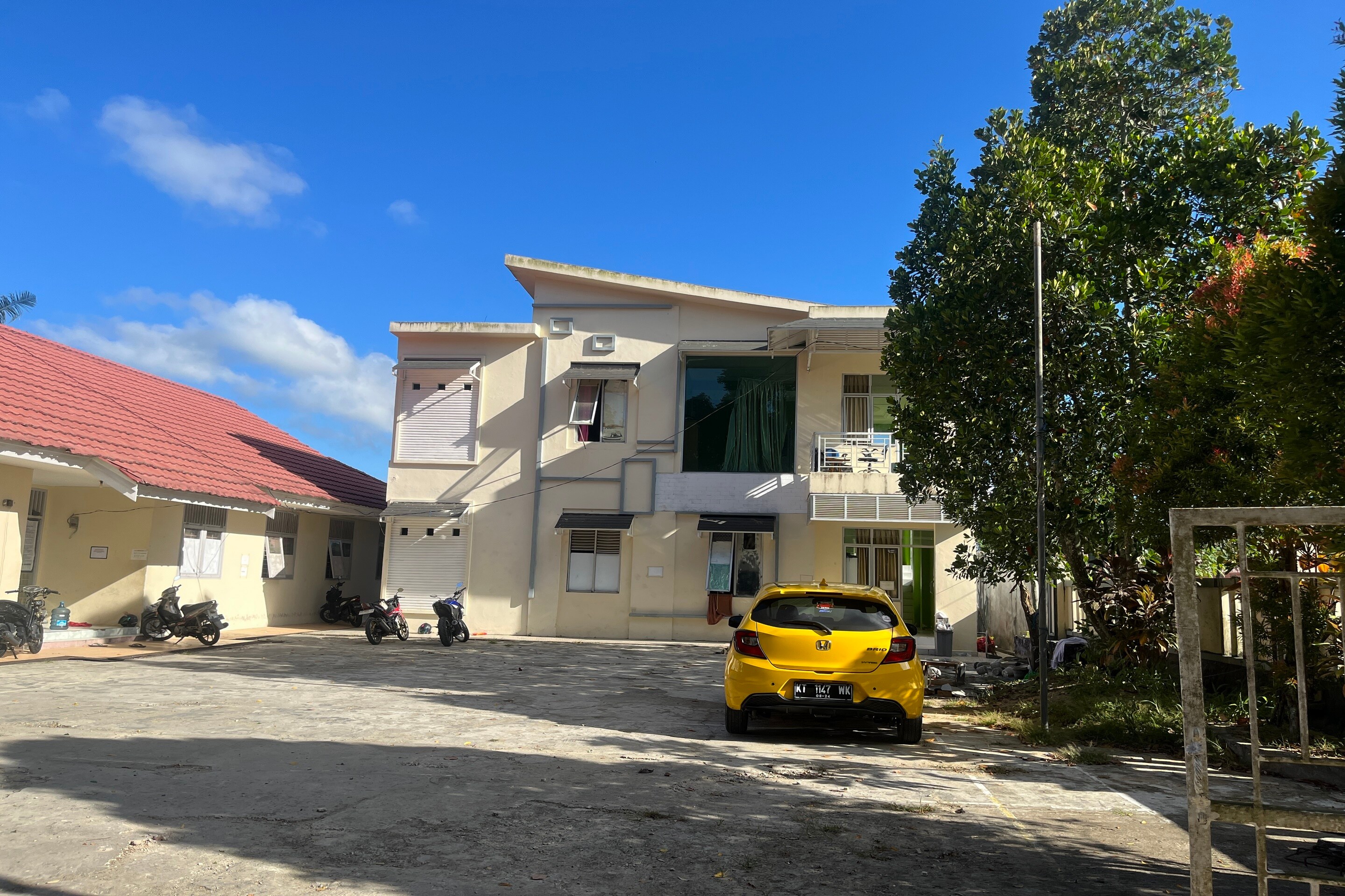 OYO 93744 Guest House Akbarrinna, OYO Hotels Penajam Paser Utara, Book ...