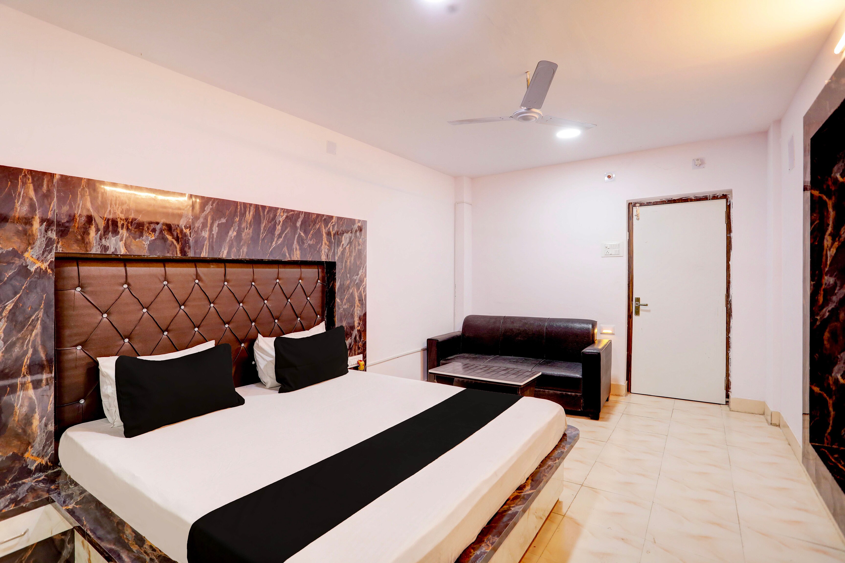 Hotel O Payal Guest House, Flagship Behrampur, Book @ ₹719 - OYO