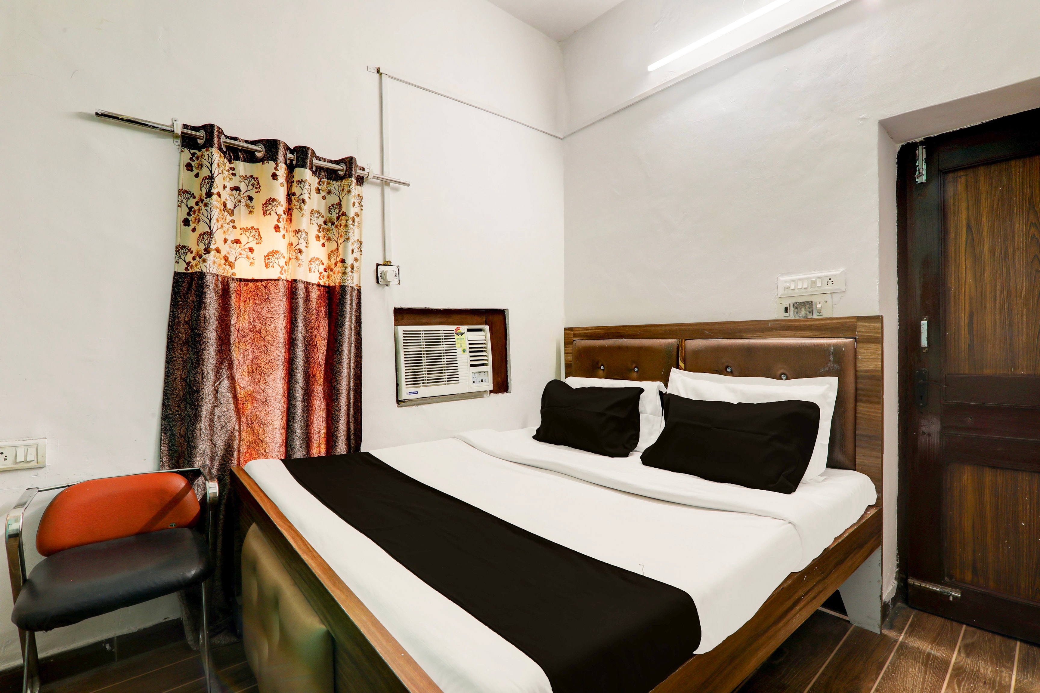 Hotel O Flagship Hotel M Palace, Flagship Lucknow, Book @ ₹733 - OYO