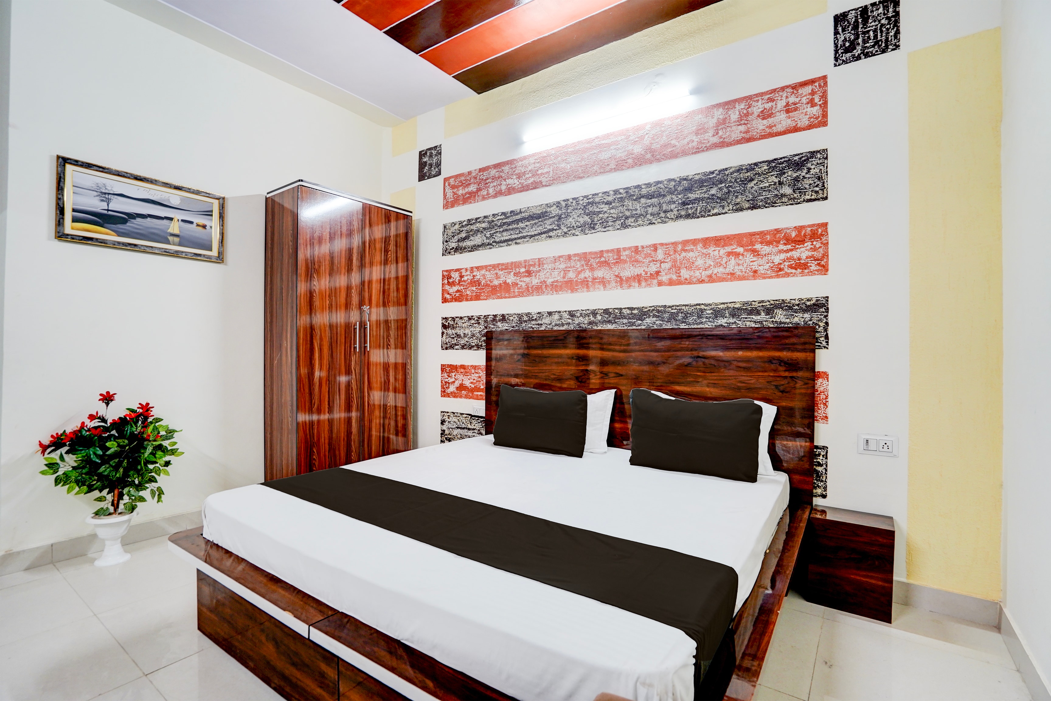 Hotel O Divine, Flagship Hansi, Book @ ₹862 - OYO