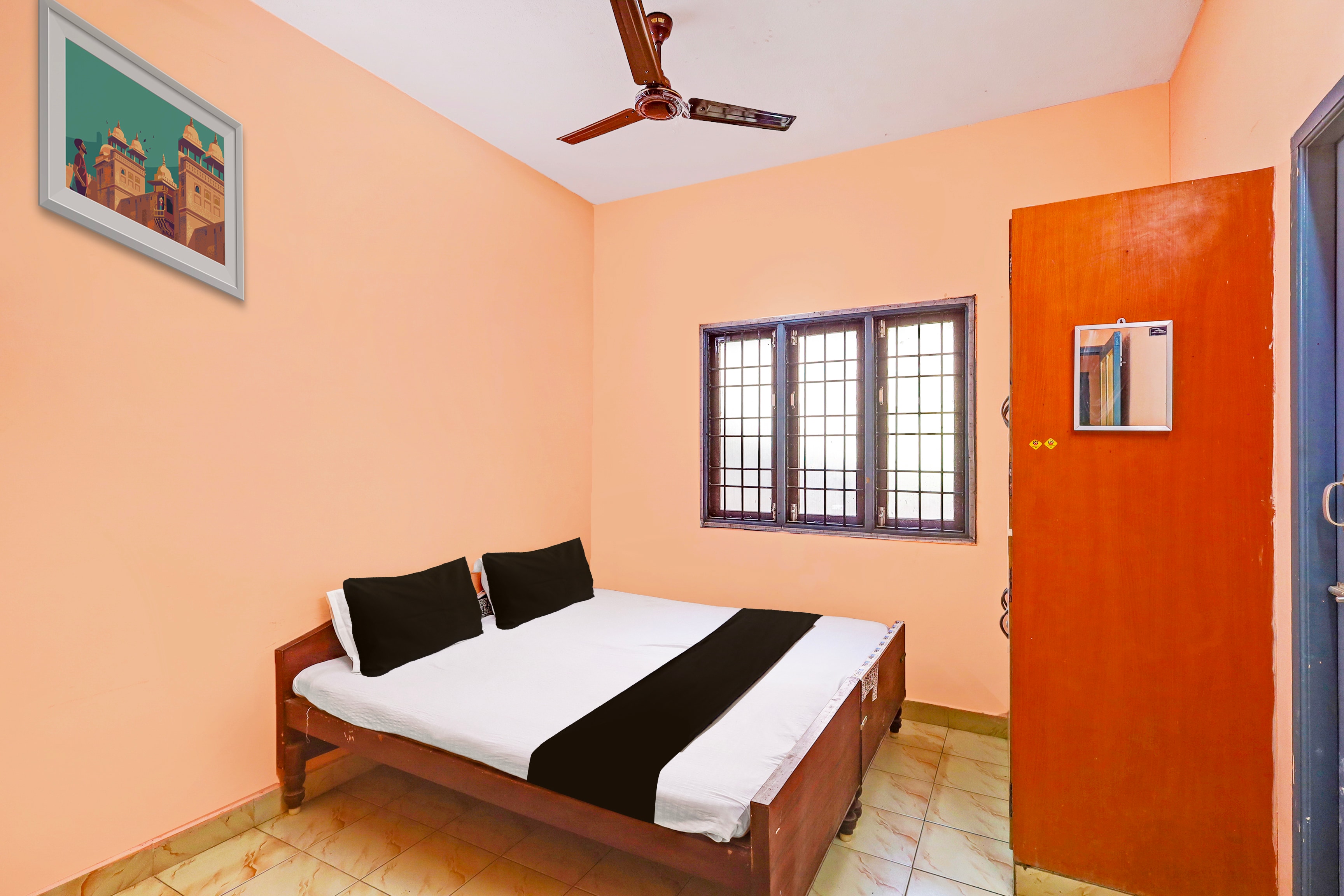 Hotel O 824158 MK Raja Homes, SPOT ON Chennai, Book @ ₹890 - OYO