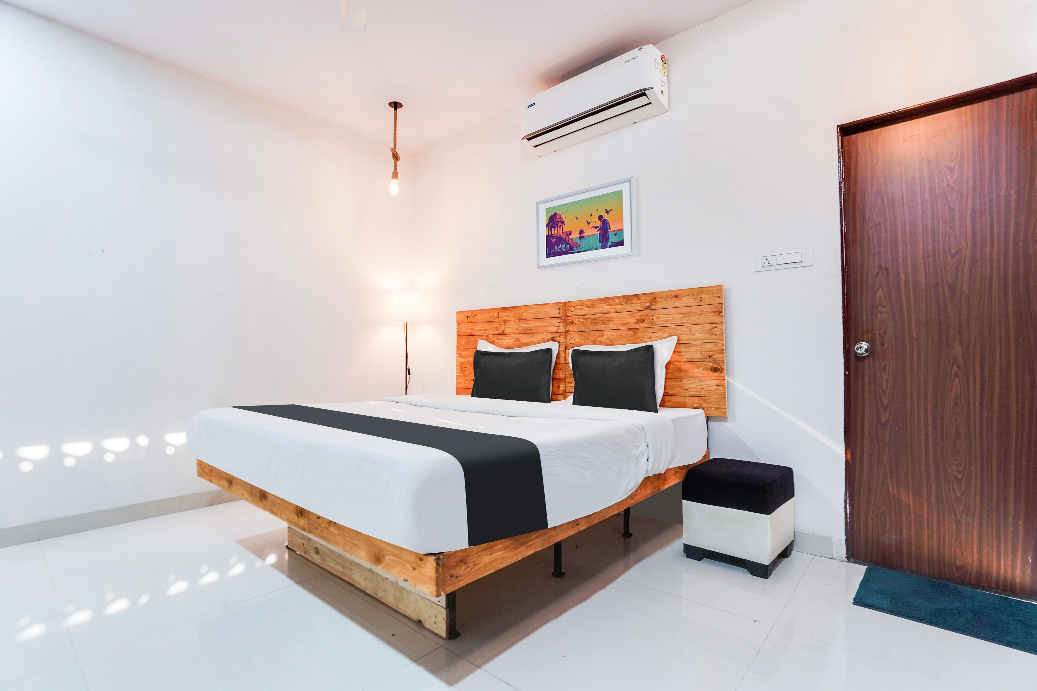 Hotel O Honey Castle Inn, Flagship Nagpur, Book @ ₹1585 - OYO