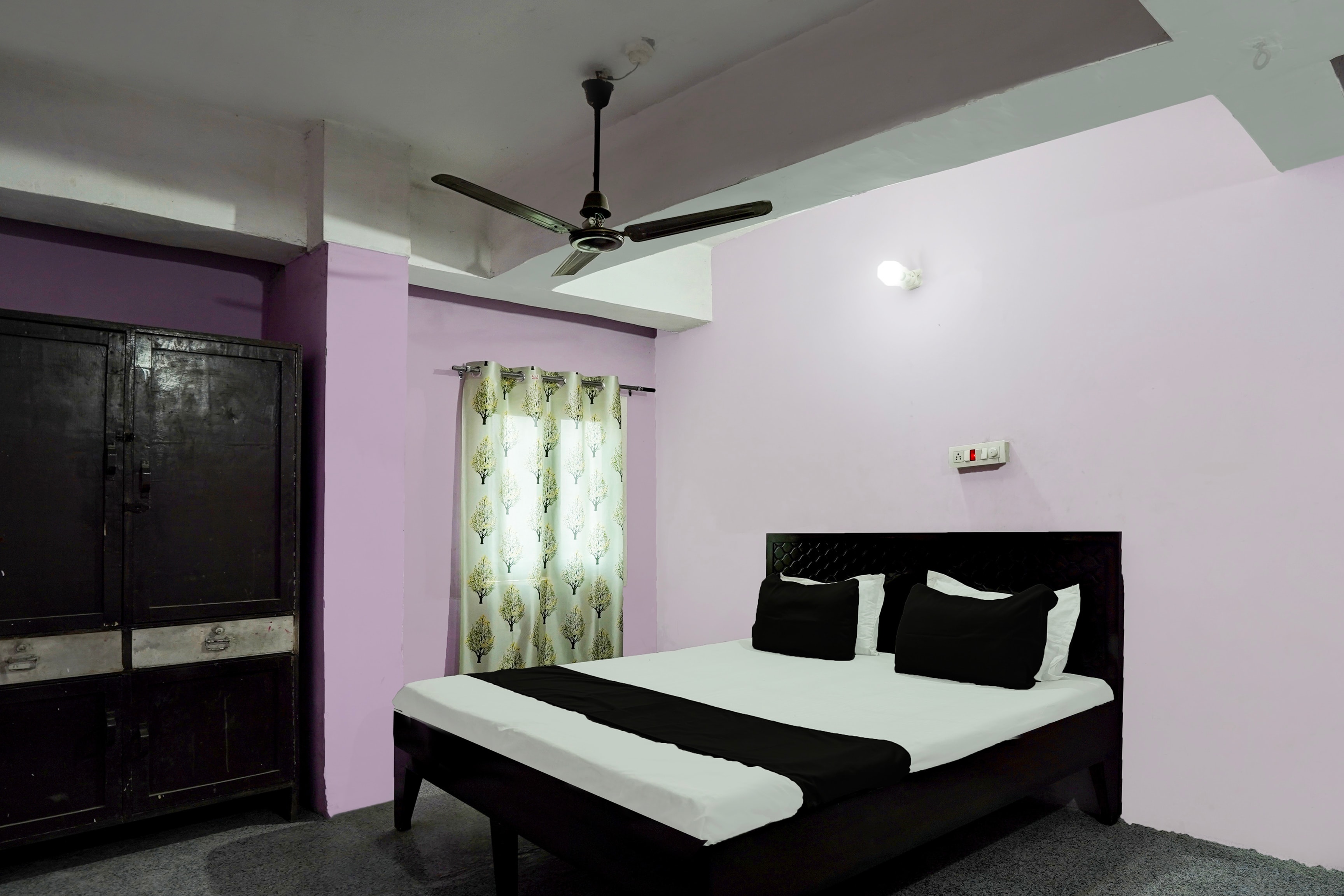 SPOT ON MR Guest House, SPOT ON Rudrapur, Book @ ₹1685 - OYO
